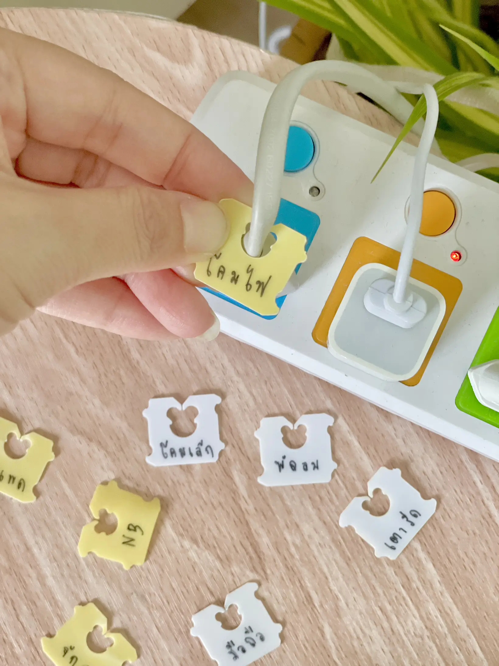 Item hack idea รียูสไอเทมลับจัดระเบียบสายไฟให้ใช้งานง่ายขึ้น | แกลเลอรี ...