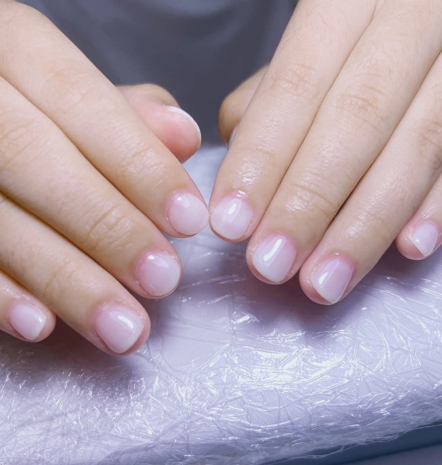 เล็บสั้นทาสีสวย | แกลเลอรีที่โพสต์โดย Angkhana nails | Lemon8