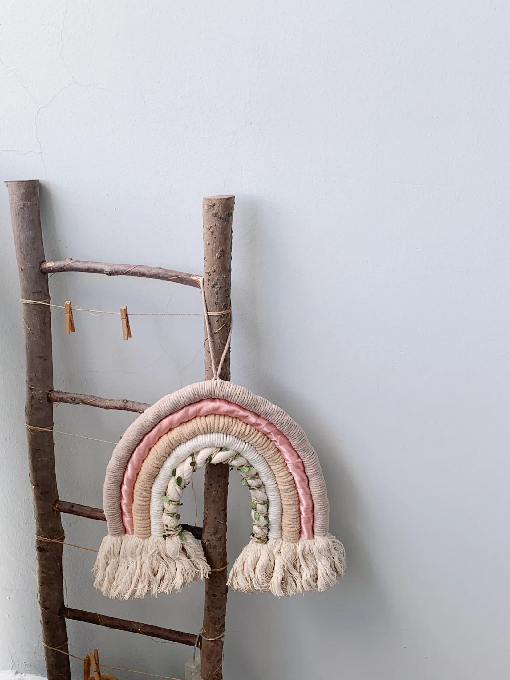 have you heard of macrame rainbows? 🌈 ️ | แกลเลอรีที่โพสต์โดย Yockie ...