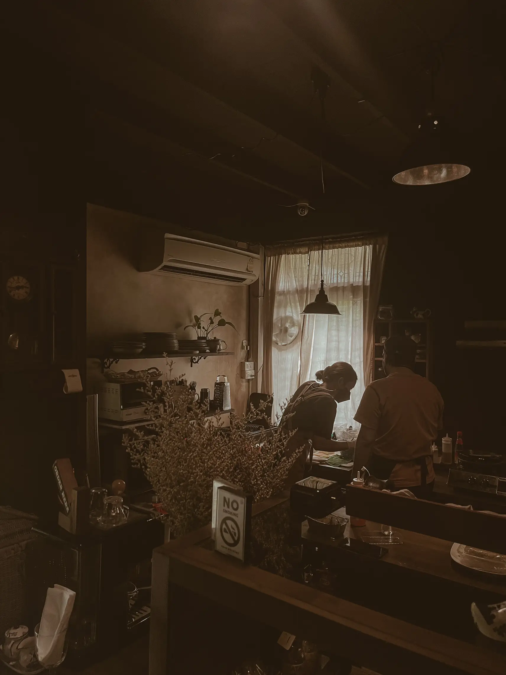 คาเฟ่ลับ สุขุมวิท 🙈 | แกลเลอรีที่โพสต์โดย Khunvee589 | Lemon8