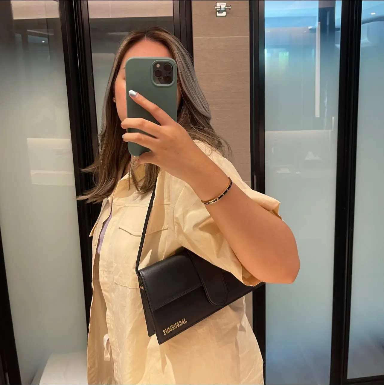 รีวิวกระเป๋าเเบรนด์เนม Jacquemus🖤 | แกลเลอรีที่โพสต์โดย ggaem | Lemon8