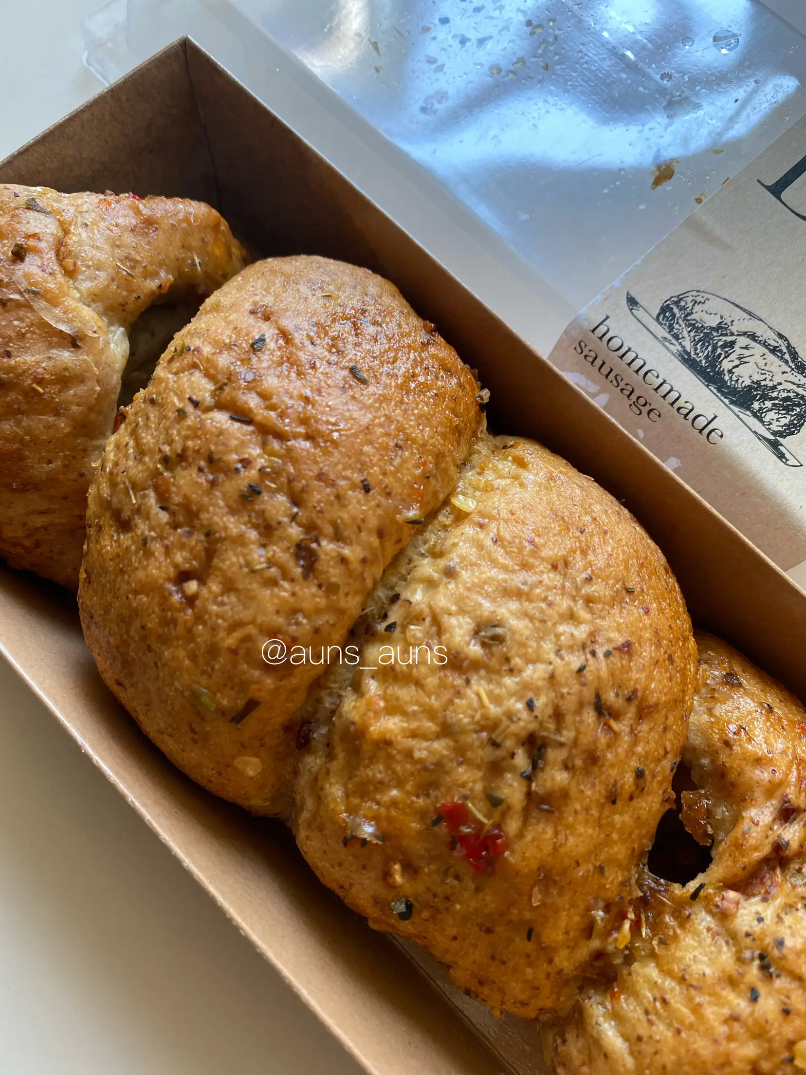 ขนมปังนุ่ม ไส้กรอกโฮมเมด | แกลเลอรีที่โพสต์โดย auns_auns | Lemon8