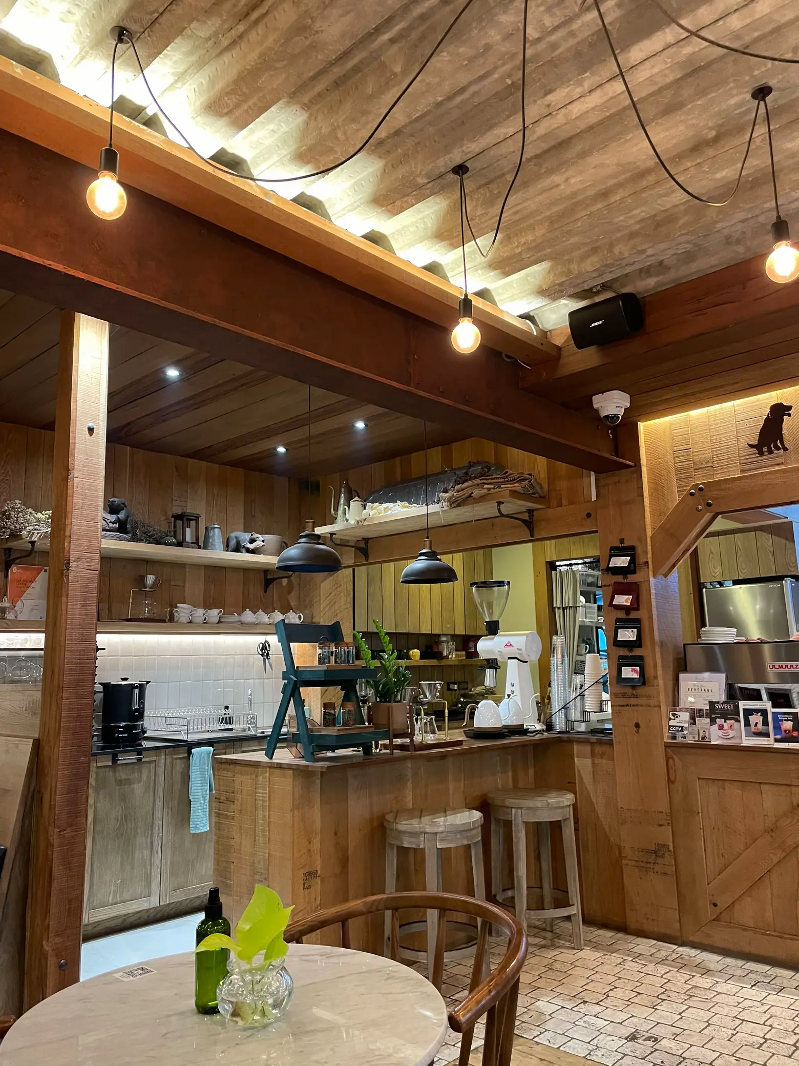 Work from cafe! บรรยากาศดี มีปลั๊ก! | แกลเลอรีที่โพสต์โดย thisispaepae | Lemon8