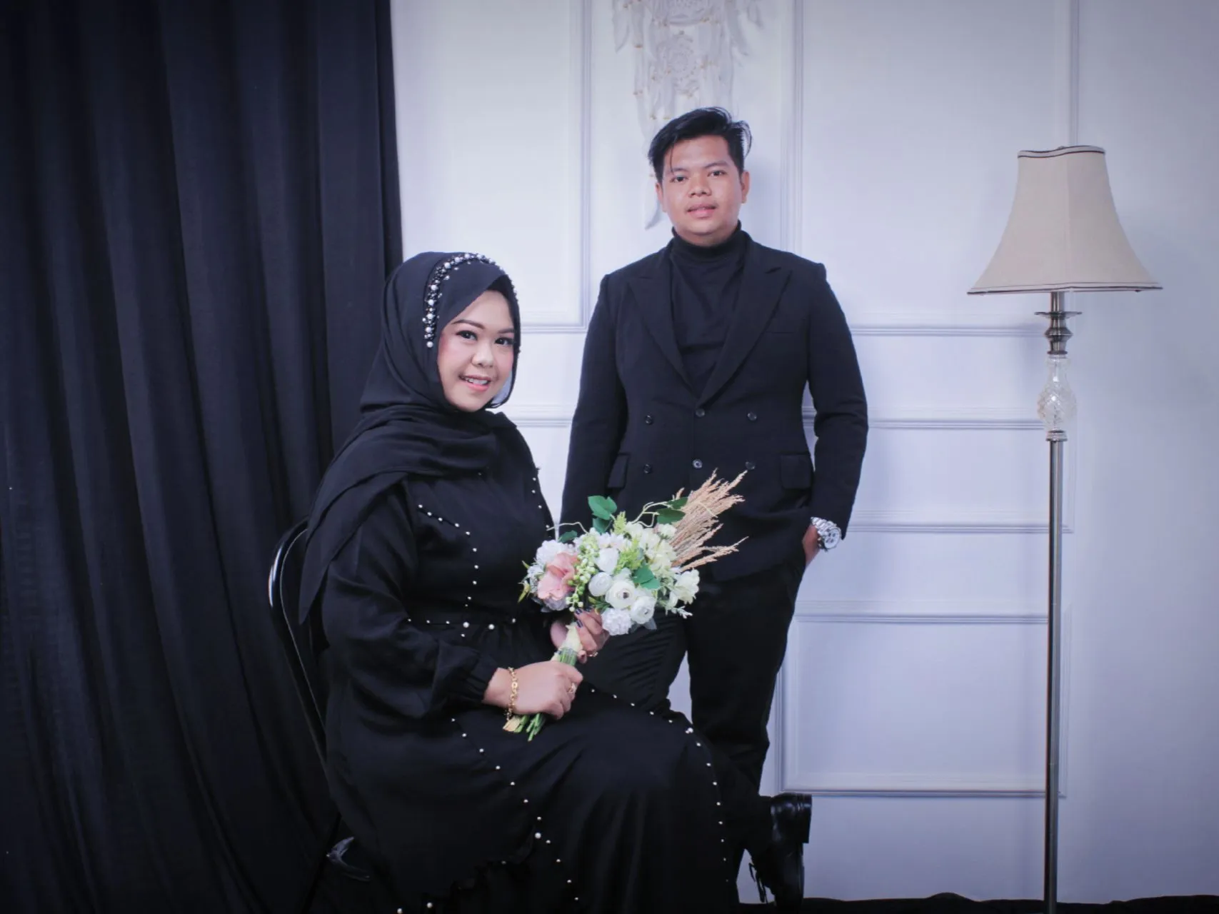 IDE FOTO PREWEDDING OUTFIT HITAM | Galeri diposting oleh Hannah | Lemon8