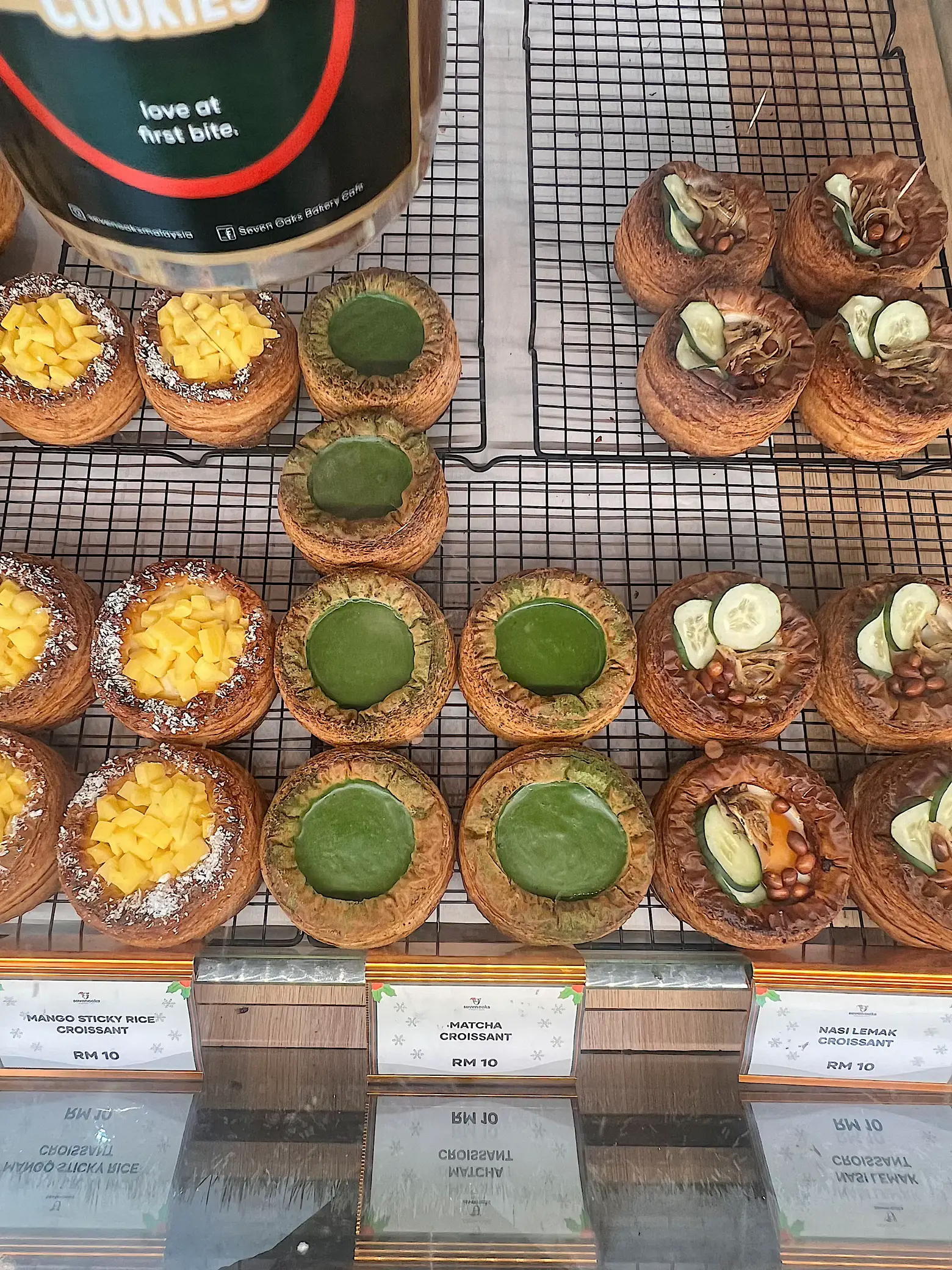 🇲🇾JB - European style cafe with YUMMY pastries🫶🏻🫶🏻 | แกลเลอรีที่โพสต์ ...