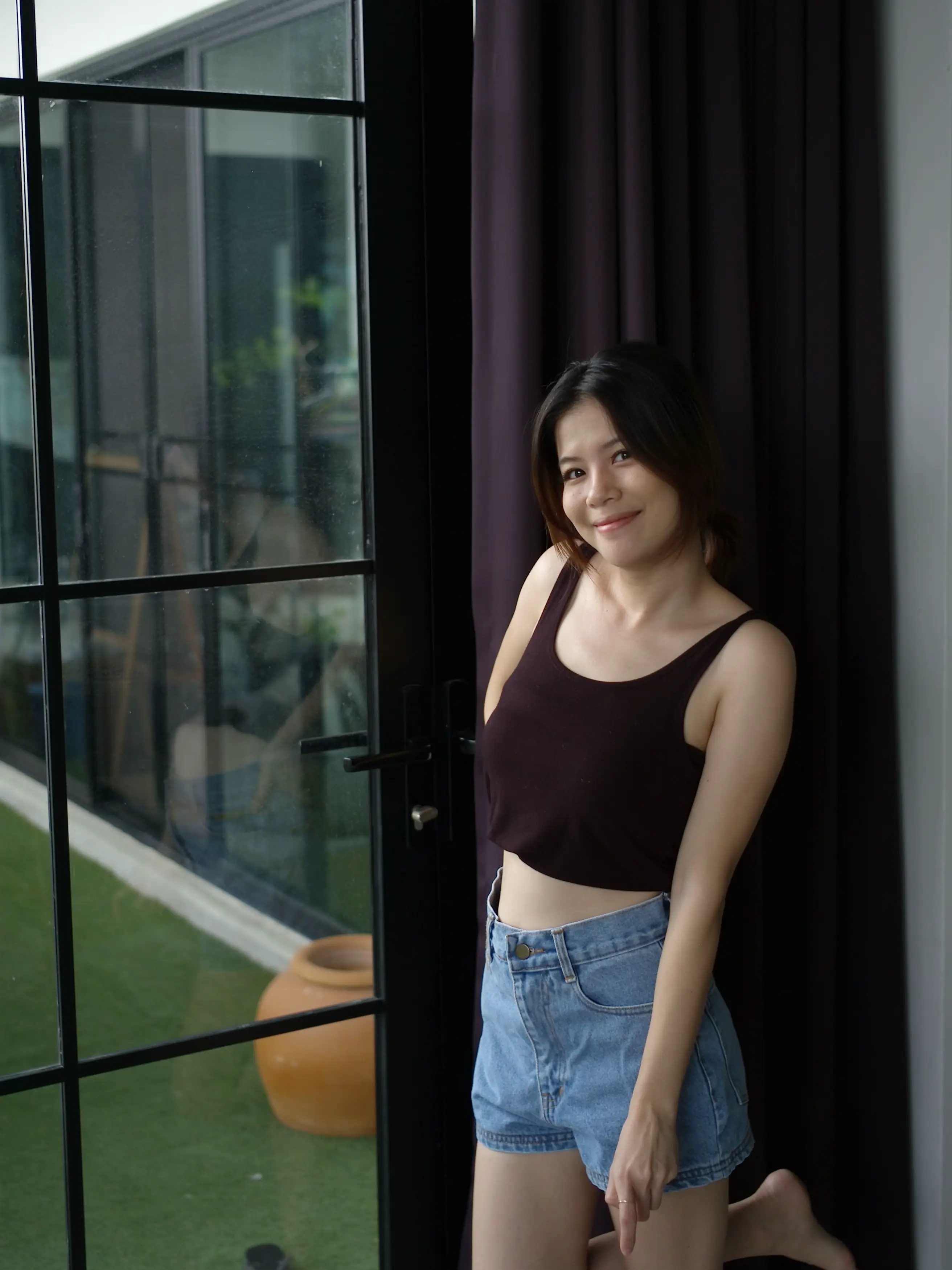 How to เปลี่ยนเสื้อกล้ามให้เป็นเสื้อครอปสุดปัง!!! 😎💃🏻 | แกลเลอรีที่โพสต์โดย Kadewichuda | Lemon8