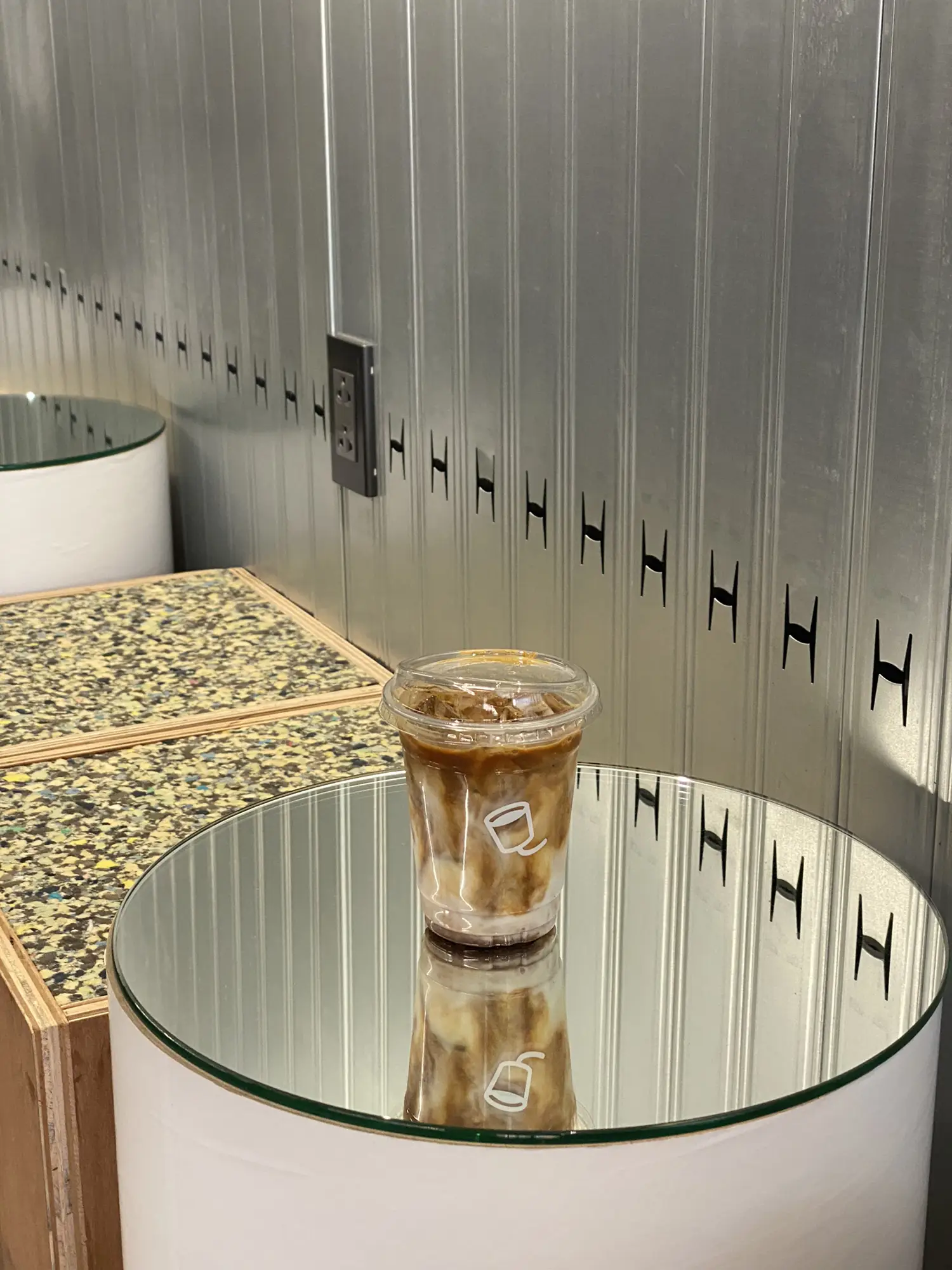 Sound Pop Coffee ร้านคาเฟ่แผ่นเสียง🎧 | Gallery posted by woonnwoon | Lemon8