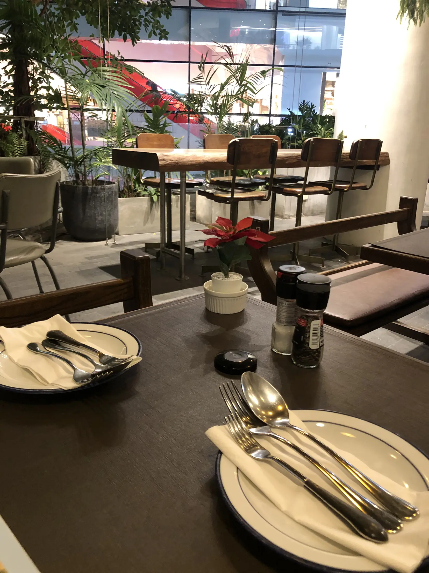 Patio at Emquartier | แกลเลอรีที่โพสต์โดย A'Ris Nurintar | Lemon8