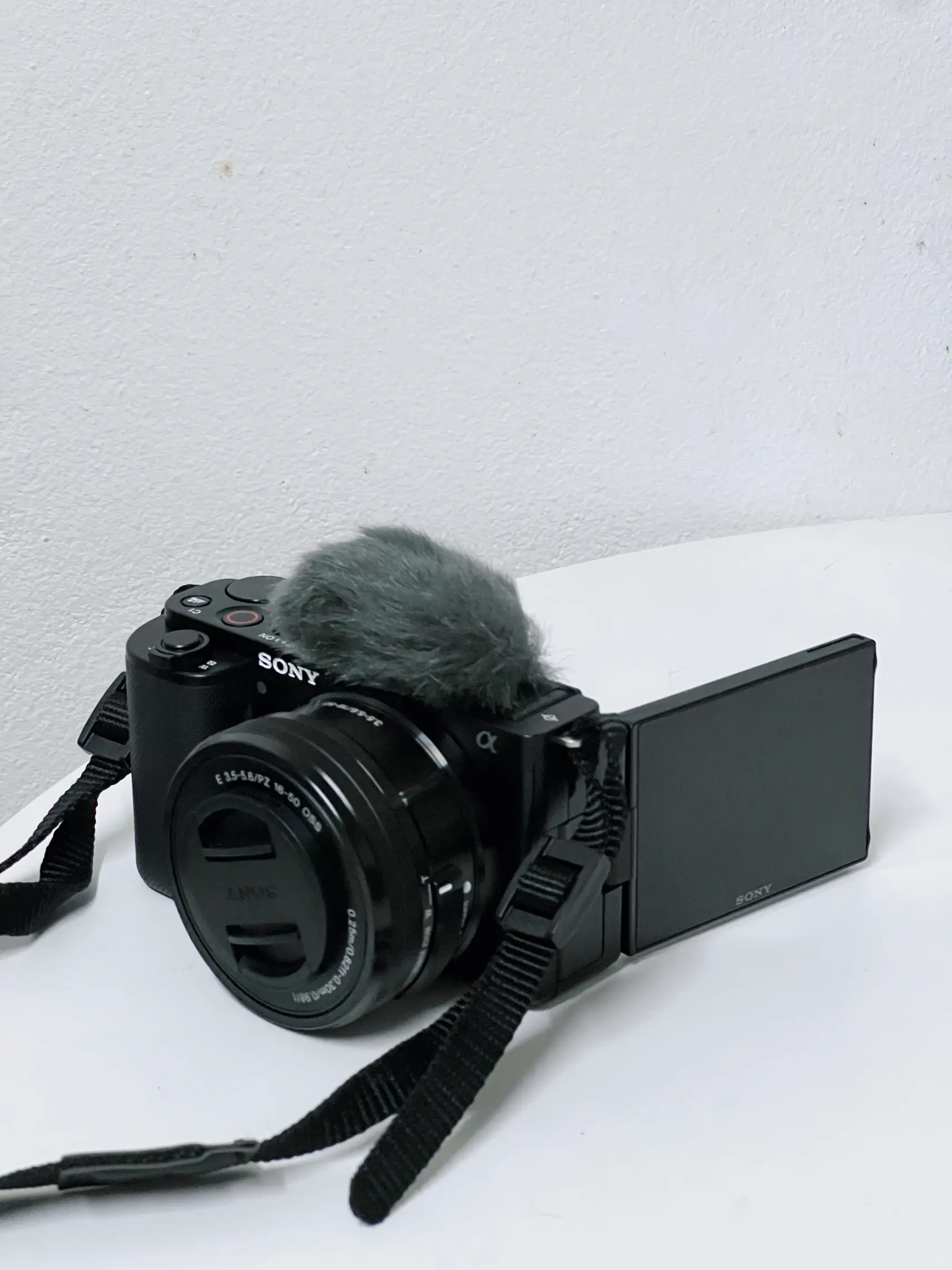 ถ่ายรูปเปิดแฟลช กับ ZV-E10 | แกลเลอรีที่โพสต์โดย ⠀B | Lemon8