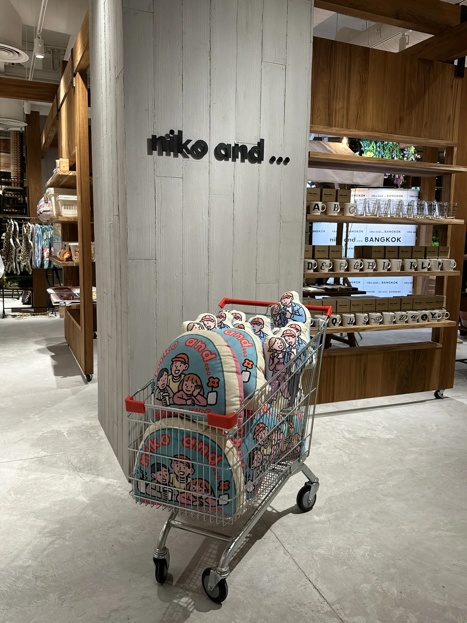 Niko and... the first flagship in Thailand. 🧢 ️📗 | Gallery posted by ...