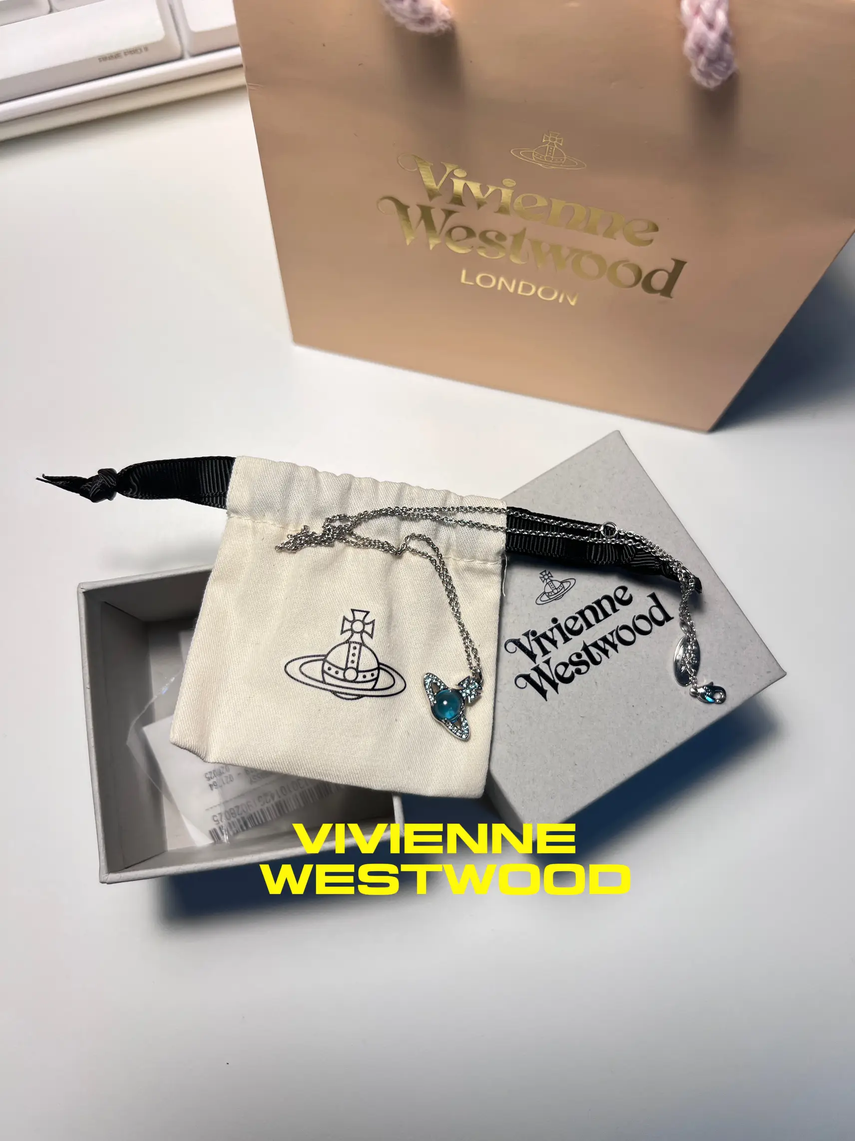 Vivienne Westw👀d ในที่สุดก็มีดาวเสาร์ประจำตัว | แกลเลอรีที่โพสต์โดย nj ...