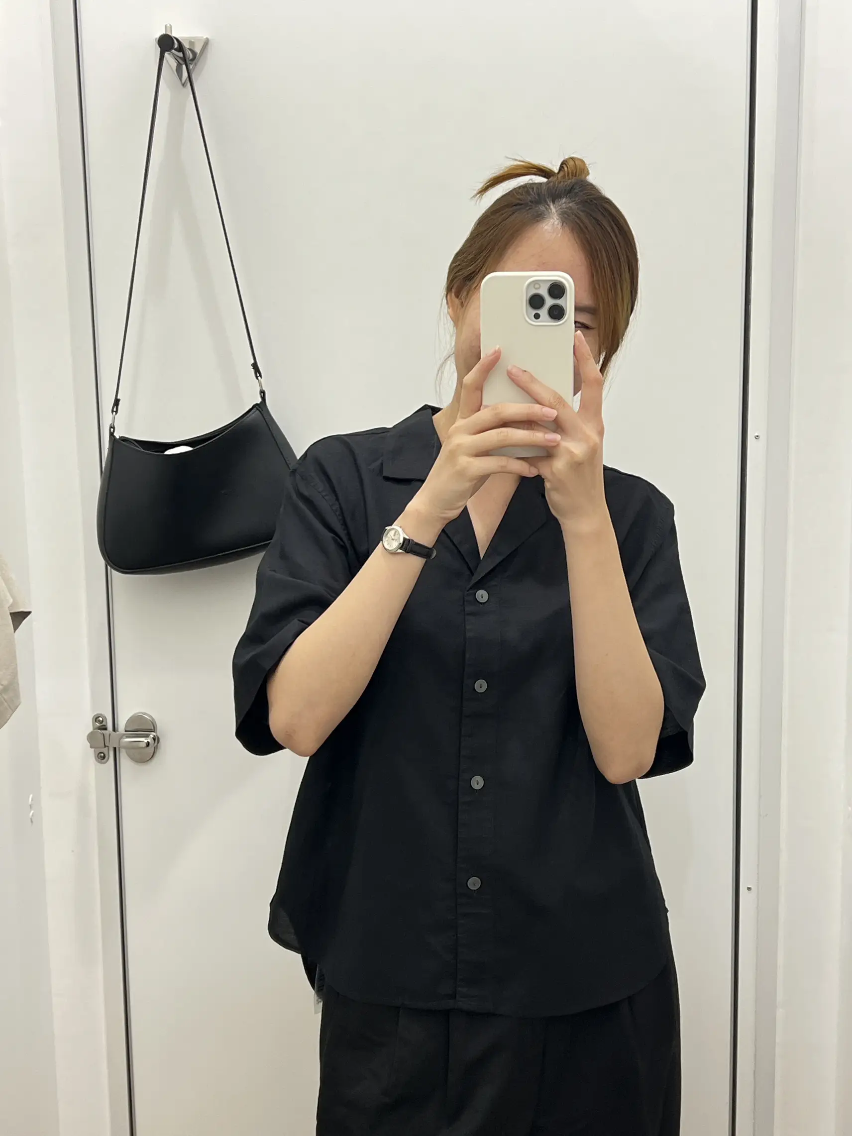 เอาใจสายเท่ กับ All black look จาก Uniqlo *🎧🎱 | แกลเลอรีที่โพสต์โดย Journoon Journey | Lemon8