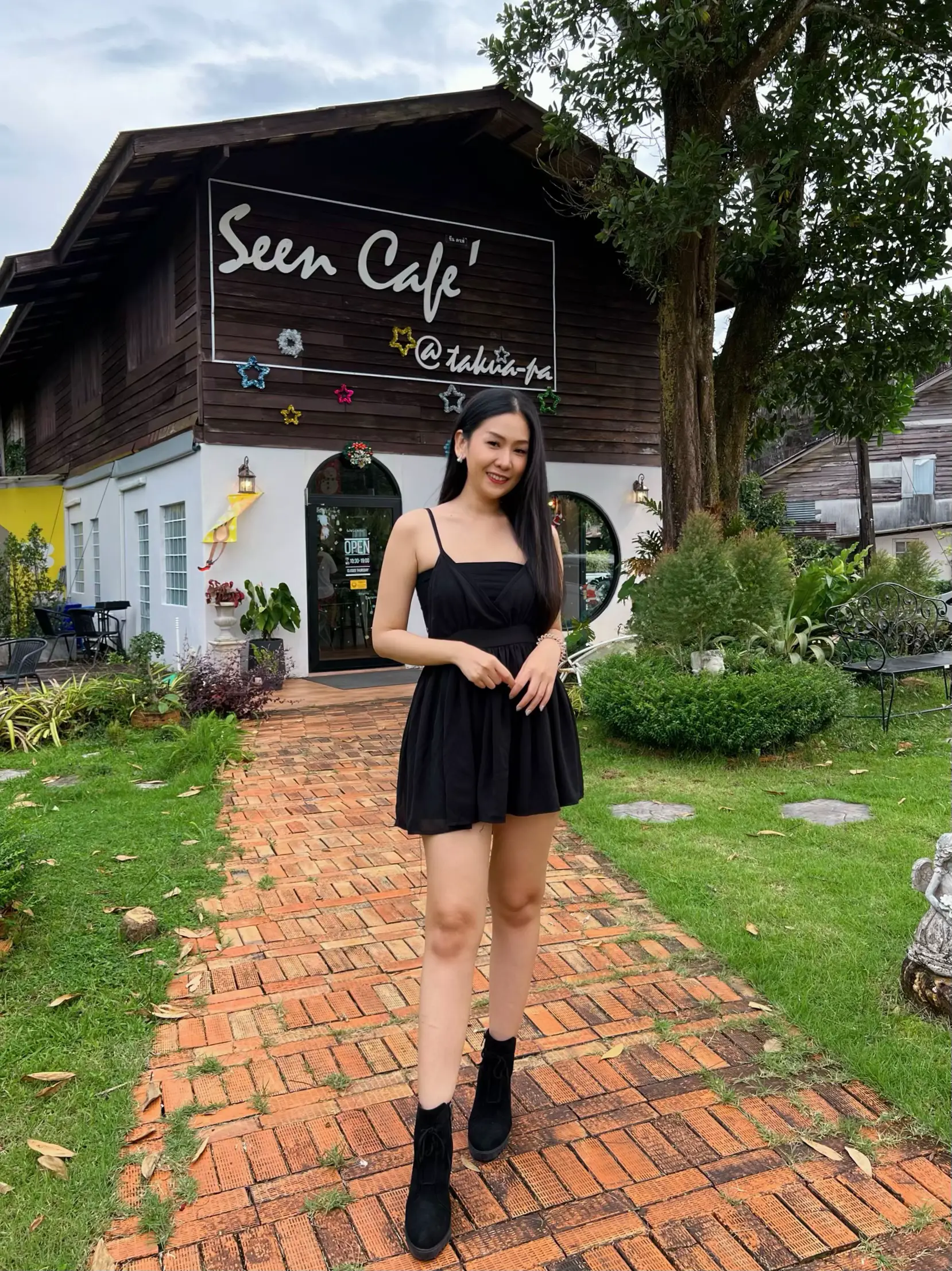 Seen Cafe at takua-pa 🎅 ️ | แกลเลอรีที่โพสต์โดย IMRIZA | Lemon8