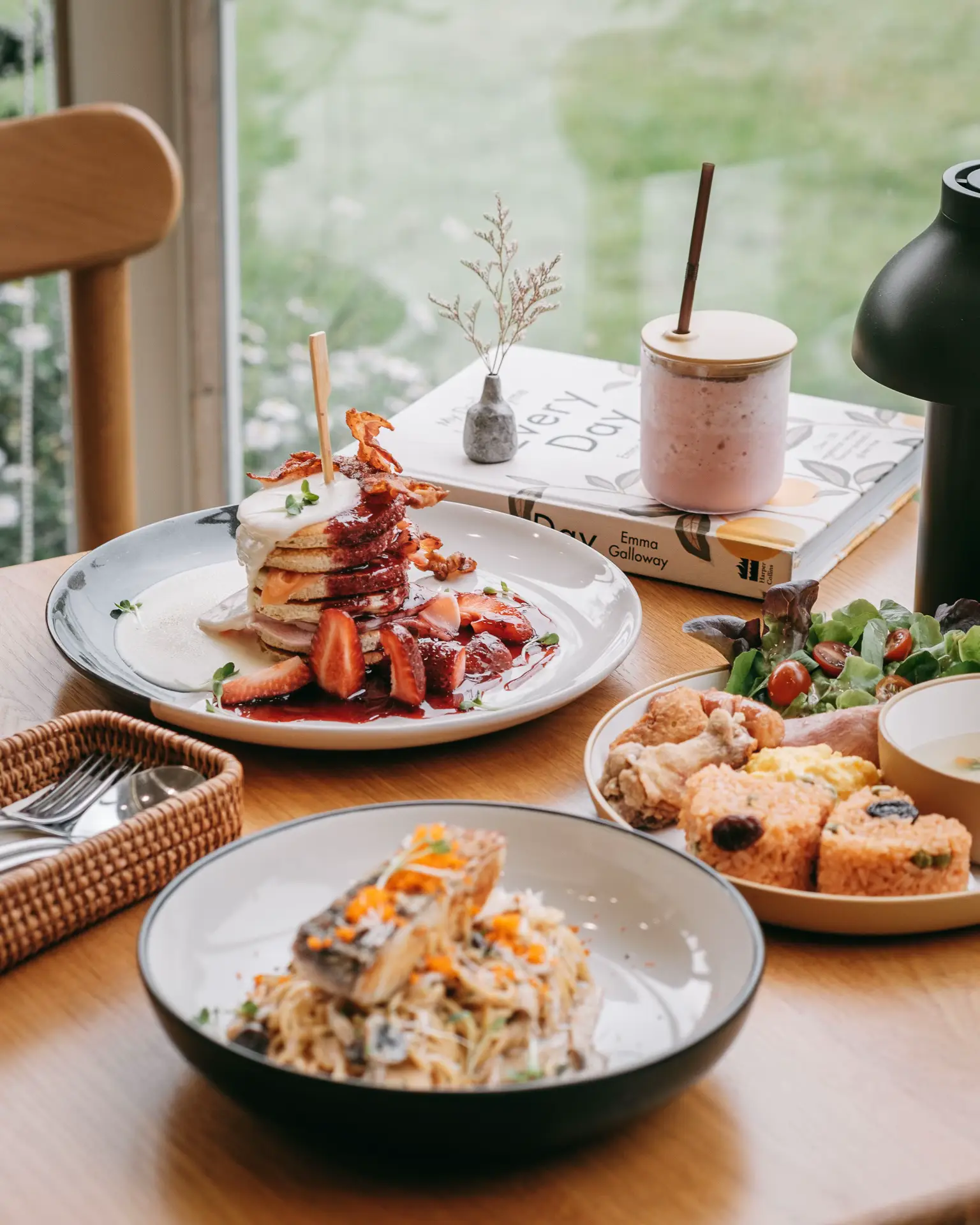 Hoshi Cafe คาเฟ่คอนเซ็ปท์ Family Bistro เปิดใหม่เอกมัย 4 | แกลเลอรีที่ ...