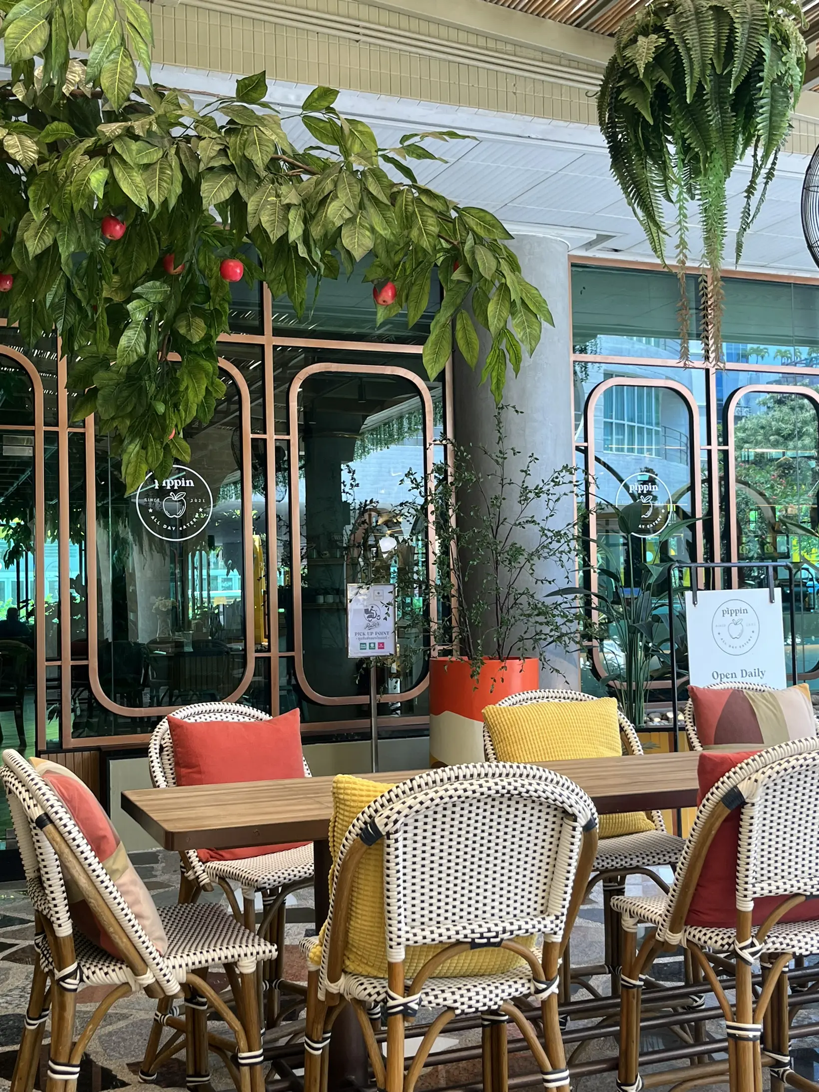 ยกสวนแอปเปิ้ลมาไว้ในคาเฟ่แห่งเทพนิยายกับ •Pippin 🍎🧚🏻‍♀️ | แกลเลอรีที่ ...