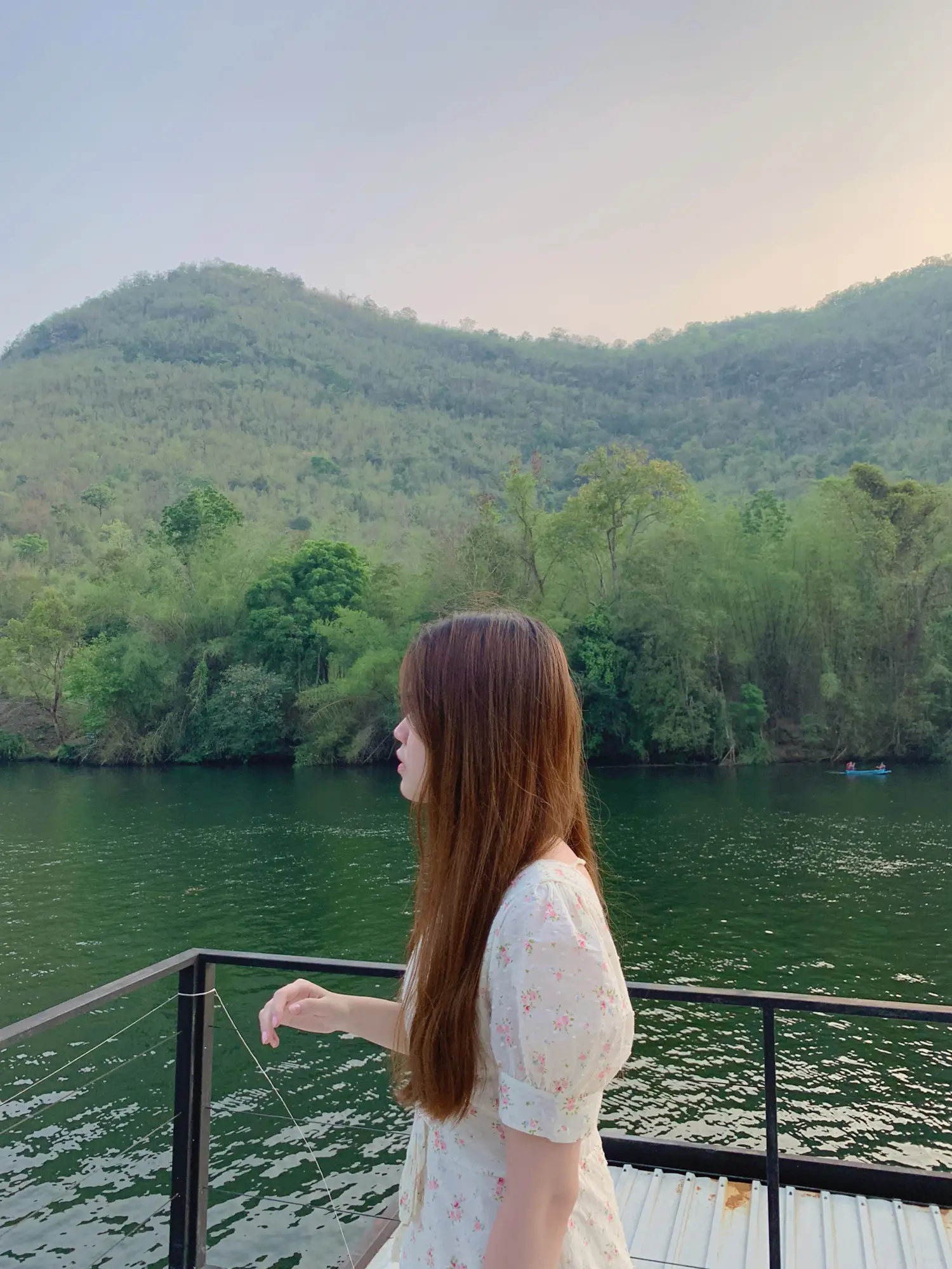 ชวนเที่ยวกาญนอนริมน้ำดูพระอาทิตย์ตก🌤 | แกลเลอรีที่โพสต์โดย K_mimo.wn ...