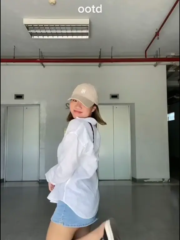 ootd ชุดไปเรียนที่มอ🎒 | วิดีโอที่เผยแพร่โดย Pim🌺 | Lemon8