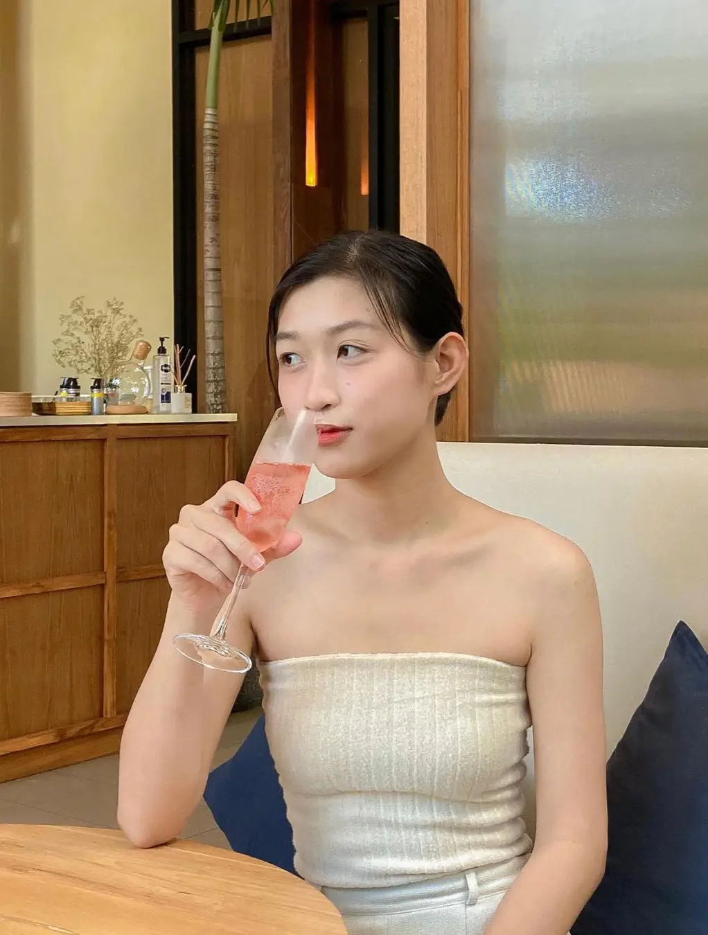 ไปเที่ยว ' ตากอากาศ ' กัน 🥂 | แกลเลอรีที่โพสต์โดย Beamthicha | Lemon8