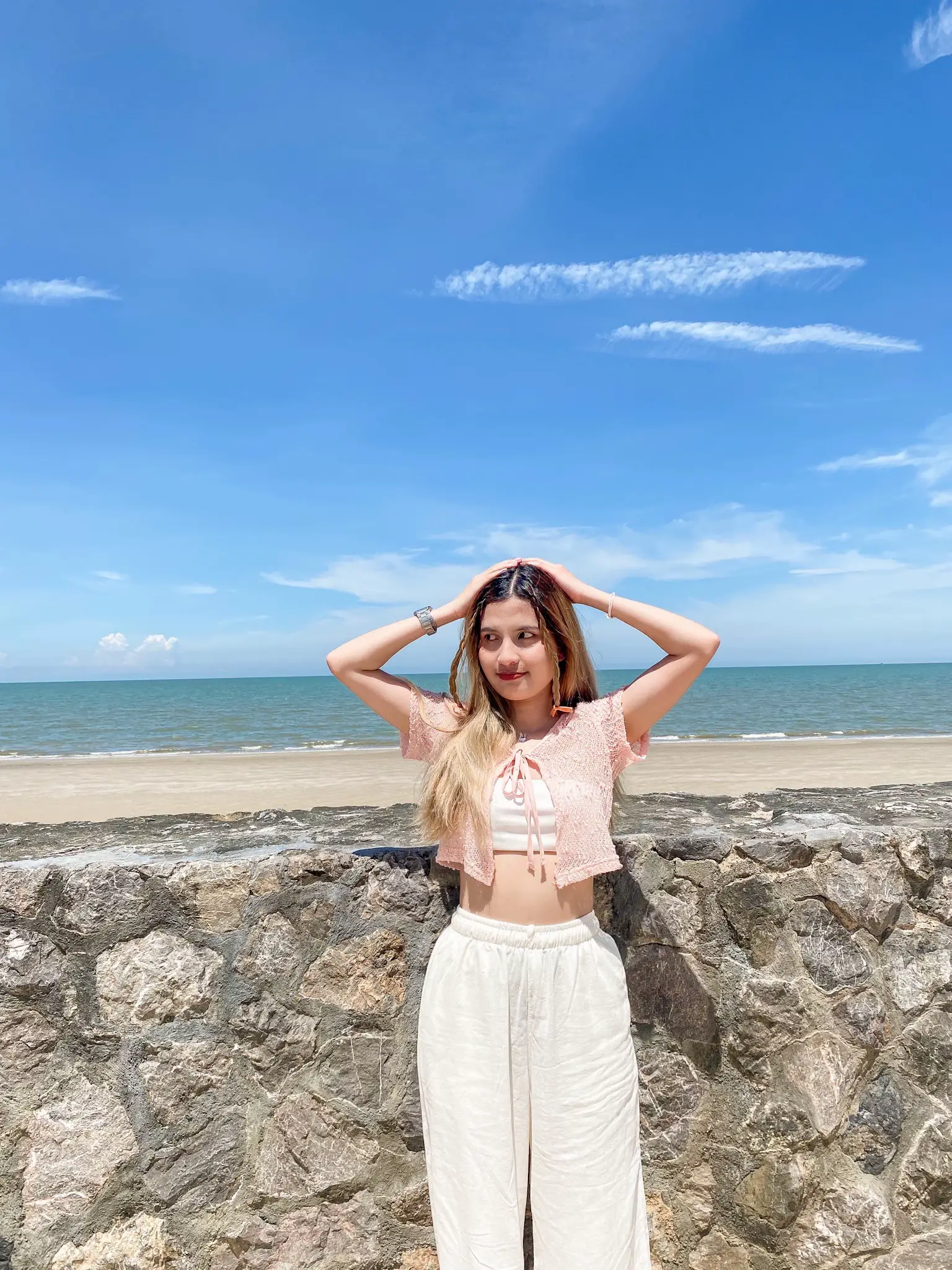 คาเฟ่ริมทะเลหัวหิน | Tumlay Cafe & Bar | แกลเลอรีที่โพสต์โดย moominta | Lemon8