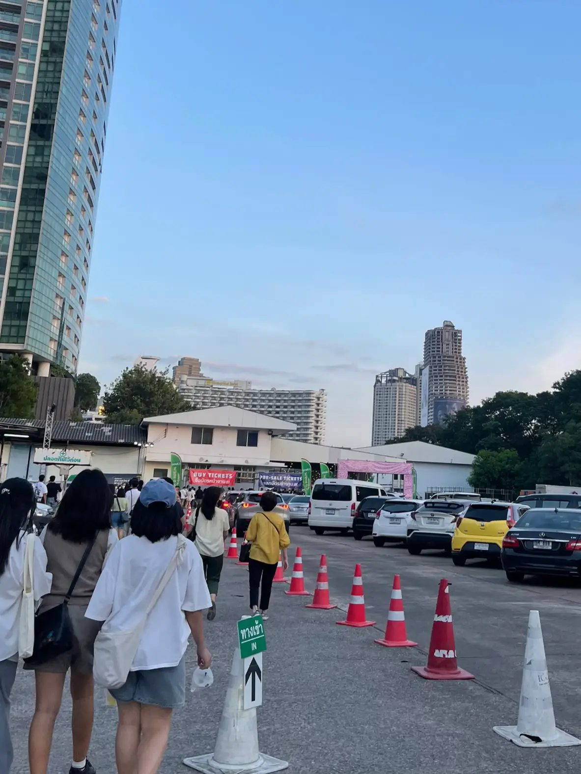 พาส่องบรรยากาศงาน GooD hOod 2022 ️🎪🥁* | แกลเลอรีที่โพสต์โดย g | Lemon8