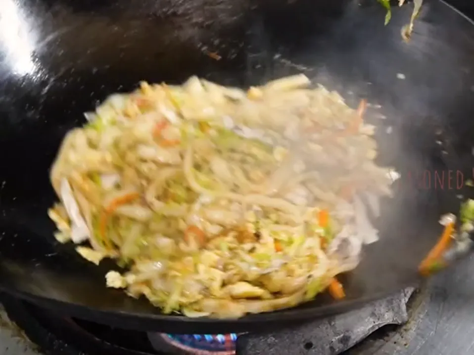 CNY FOOD HUNTING: NOODLE LOVER? MUST TRY THIS! | Video published by ...