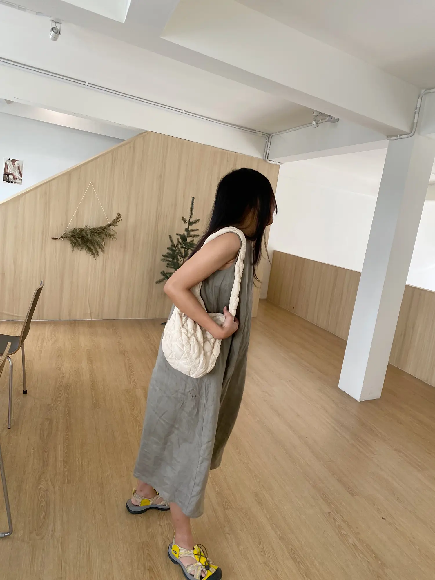 #OOTD คาเฟ่ลุค 👀⭐️🤍 Style muji 🫶🏻 | แกลเลอรีที่โพสต์โดย yellowsin | Lemon8