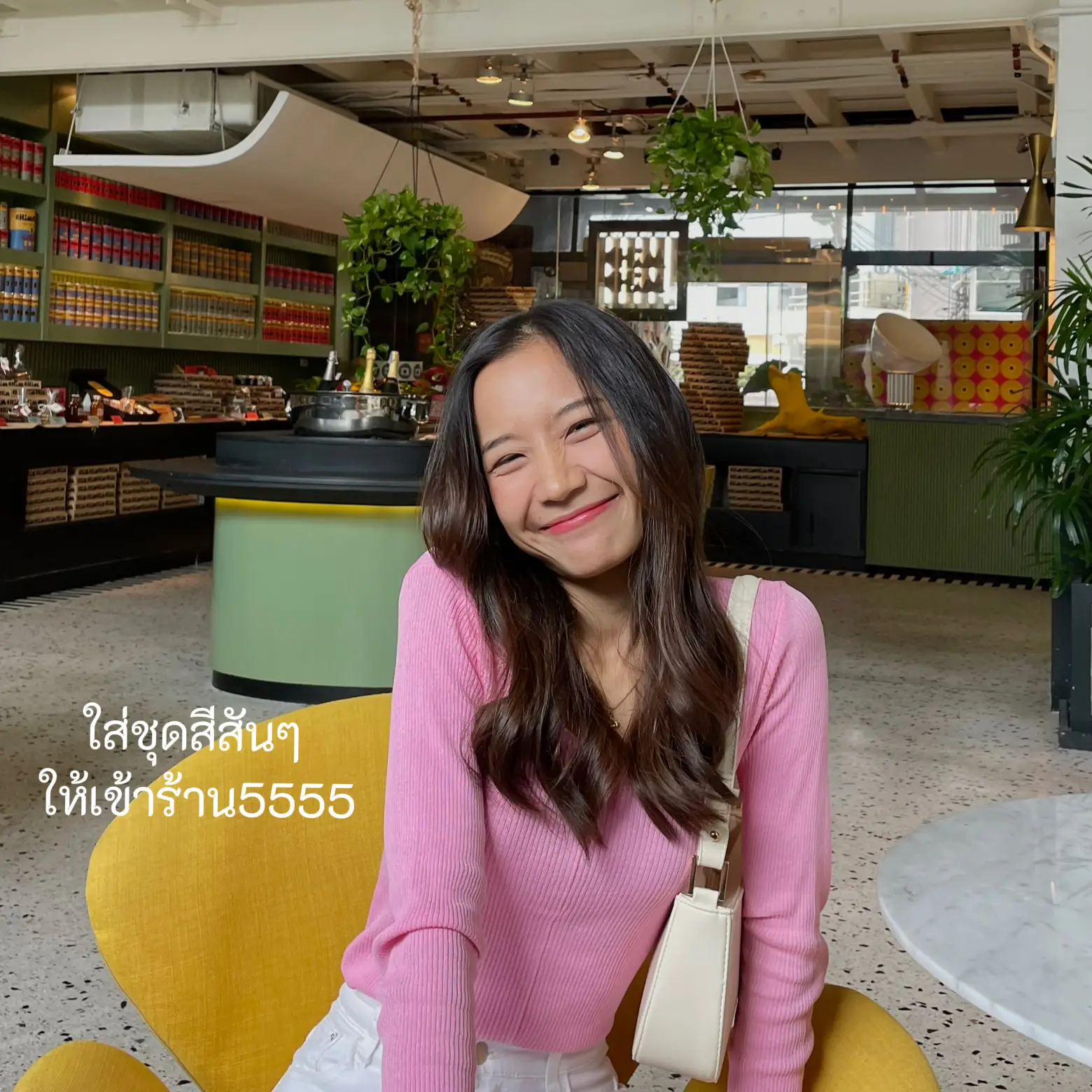 Chim Chim Bangkok คาเฟ่ย่านปทุมวัน 🍕🍹 | แกลเลอรีที่โพสต์โดย aradazai | Lemon8