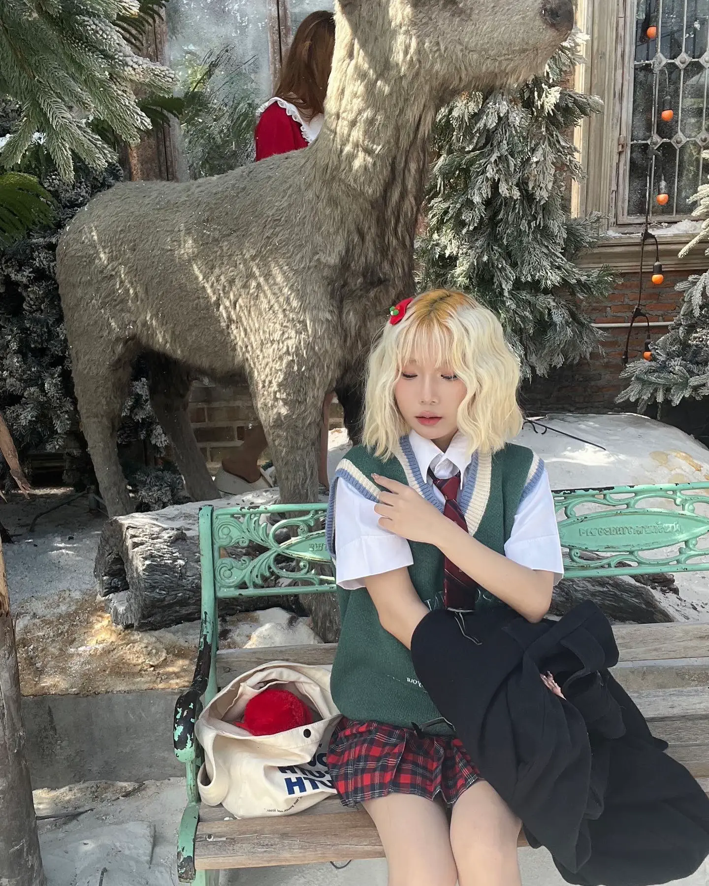 ใกล้คริสต์มาสแล้วแต่งตัวยังไงดี🎄 | แกลเลอรีที่โพสต์โดย fenfen_芬芬 | Lemon8