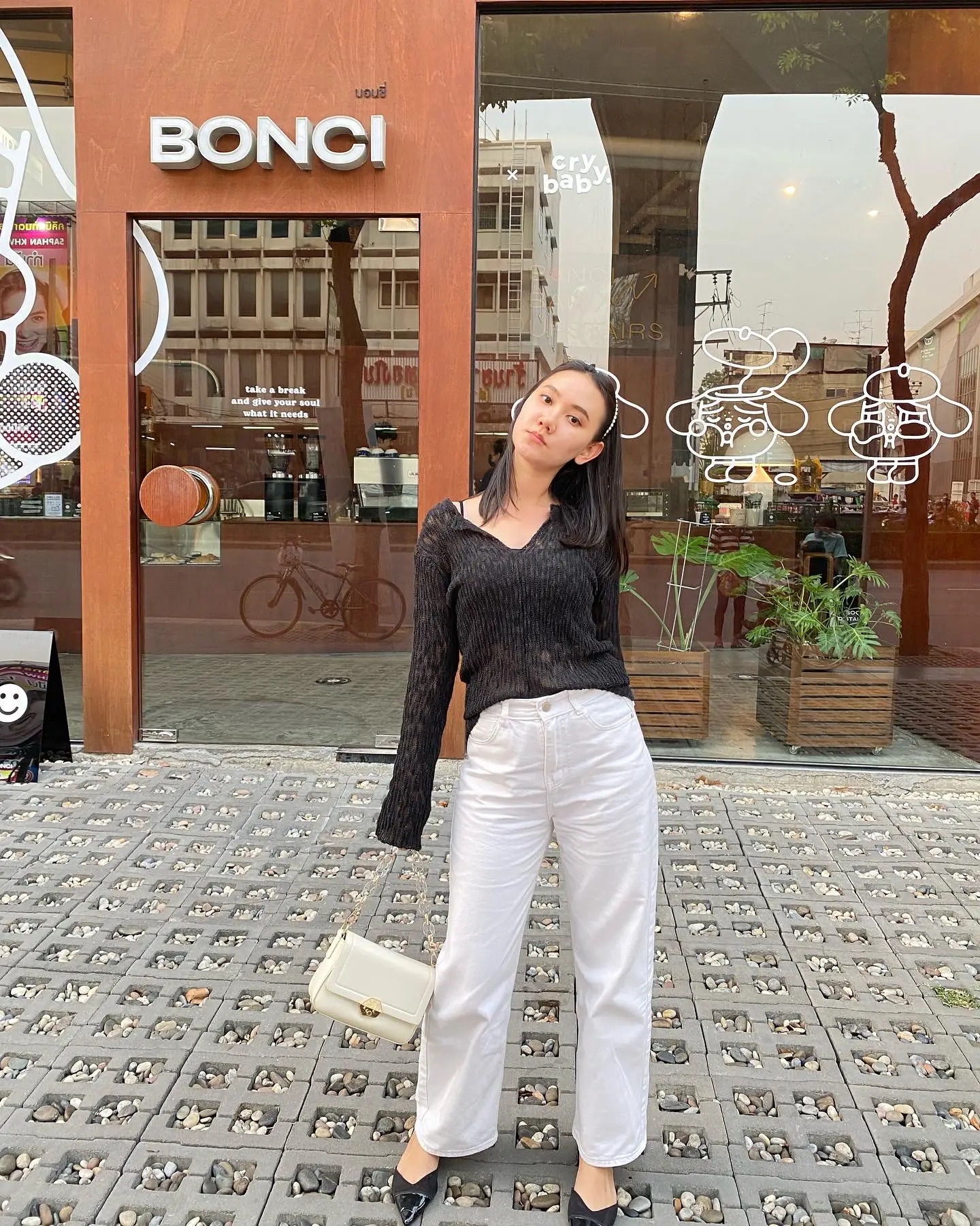 BONCI Cafe’ คาเฟ่ย่านสะพานควาย 🥤 | แกลเลอรีที่โพสต์โดย Beer., | Lemon8