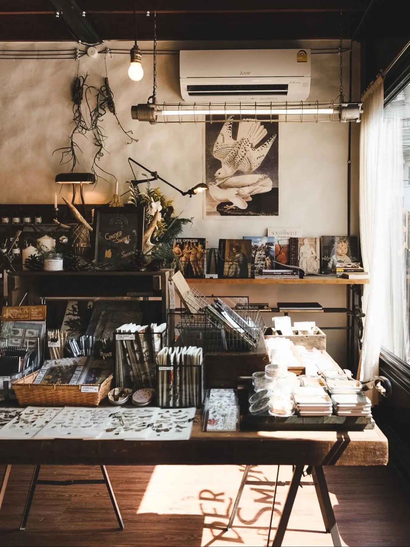 Cinder and smoke พื้นที่ศิลปะ เชียงใหม่ | แกลเลอรีที่โพสต์โดย Gamyuii ...