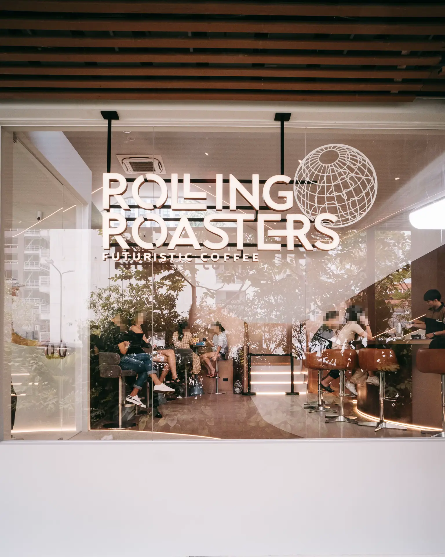 Rolling Roasters เปิดสาขาใหม่ในโครงการ Earth Ekamai | Gallery posted by Rattomarty | Lemon8