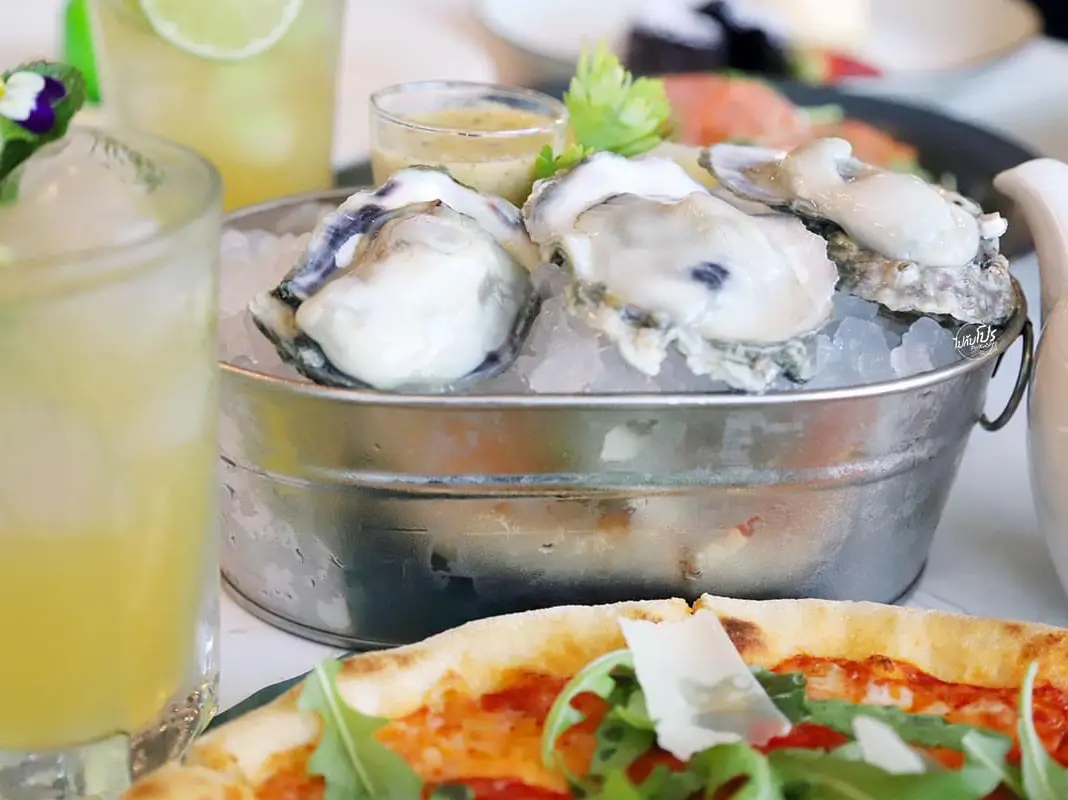 บุฟเฟ่ต์อาหารยุโรปแบบพรีเมี่ยมที่ Vantage Point 😋 | แกลเลอรีที่โพสต์โดย PaikubPro | Lemon8