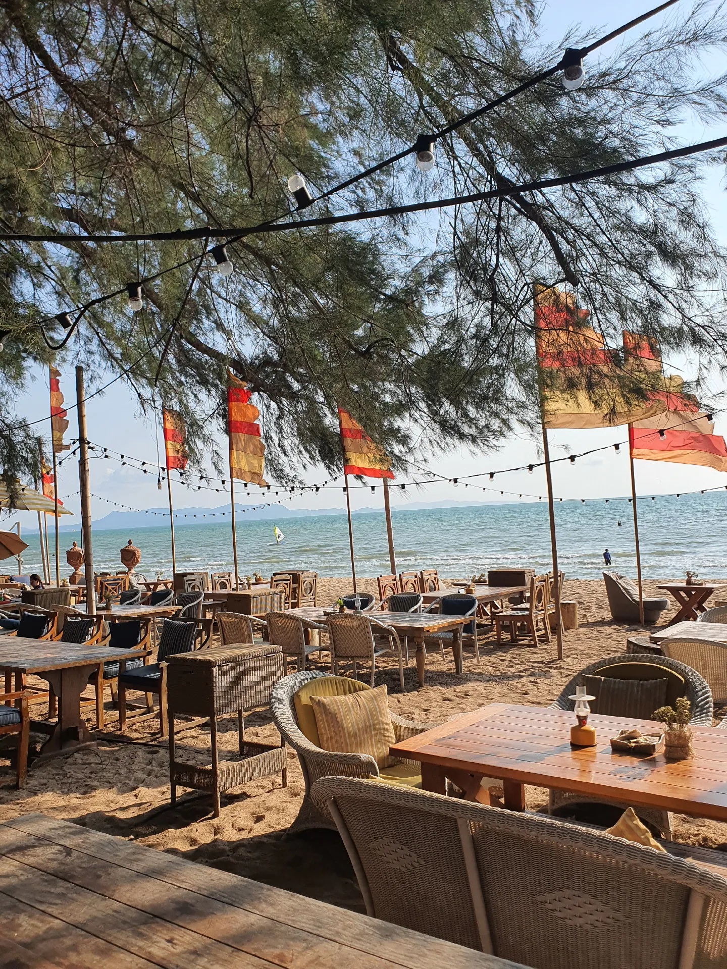 💫 Glass house boho คาเฟ่ติดทะเล หาดจอมเทียน 🌊🥞☕ | แกลเลอรีที่โพสต์โดย ...