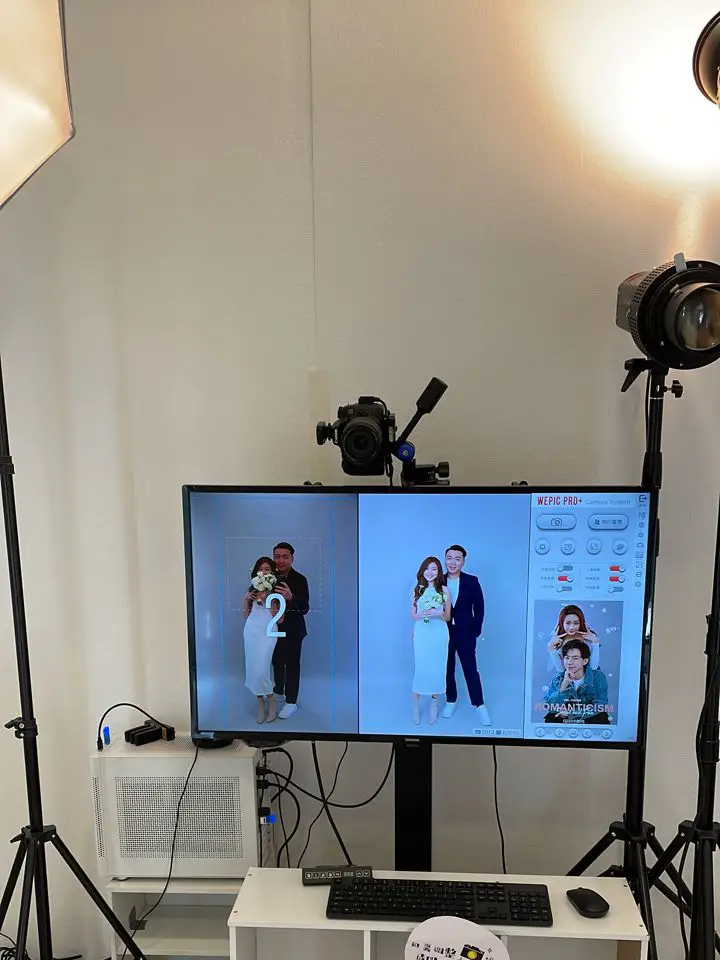Selfie Studio Couple Photoshoot 📷 | Galeri disiarkan oleh 𝓐. ♡ | Lemon8