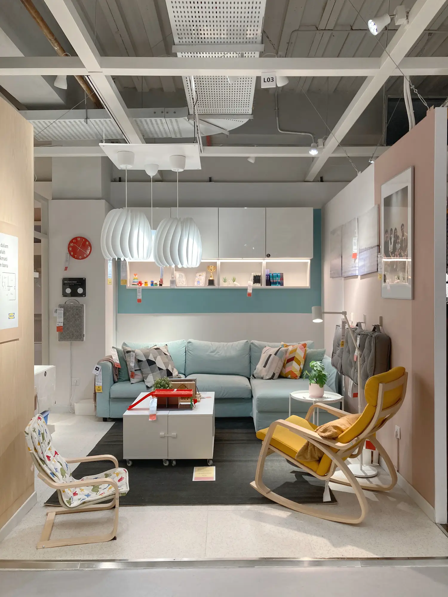 Hangout | แกลเลอรีที่โพสต์โดย Prima Deva | Lemon8