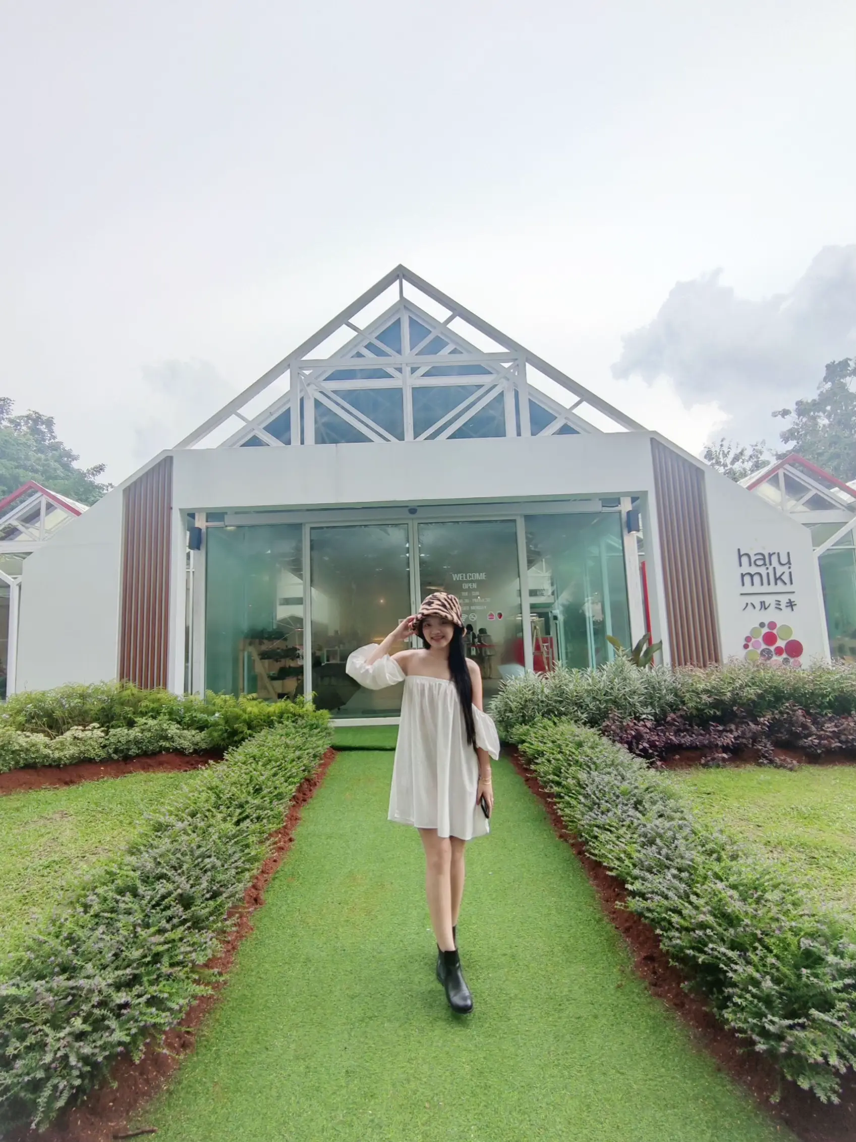 Harumiki Farm & cafe คาเฟ่ฟีลกู้ดในสวนสมุนไพร จ.ระยอง 🍓 | แกลเลอรีที่โพสต์โดย Chutima.A | Lemon8