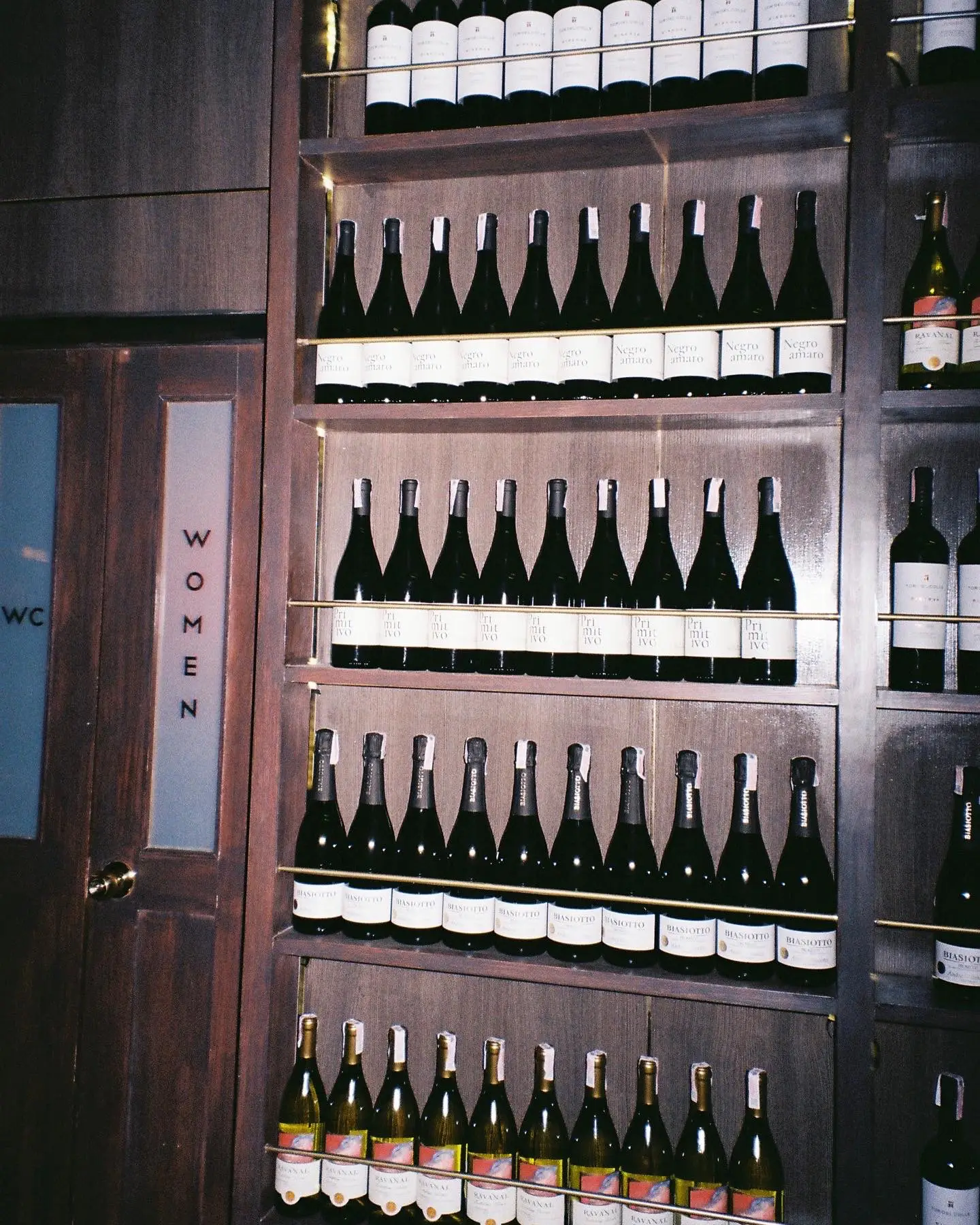 OFTR BAR บาร์สุดชิค 🥂 | แกลเลอรีที่โพสต์โดย Baifern | Lemon8