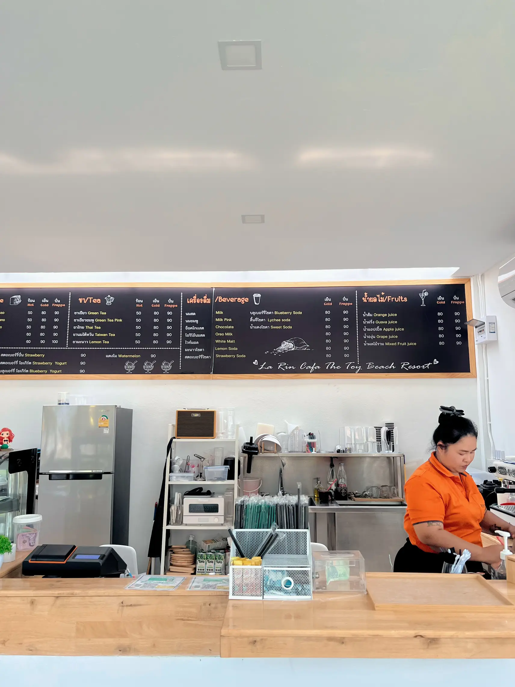 La’Rin Cafe คาเฟ่ชิคๆริมทะเลแหลมแม่พิมพ์ ระยอง🍍🏖️ | แกลเลอรีที่โพสต์โดย กะทิ🥥~ | Lemon8