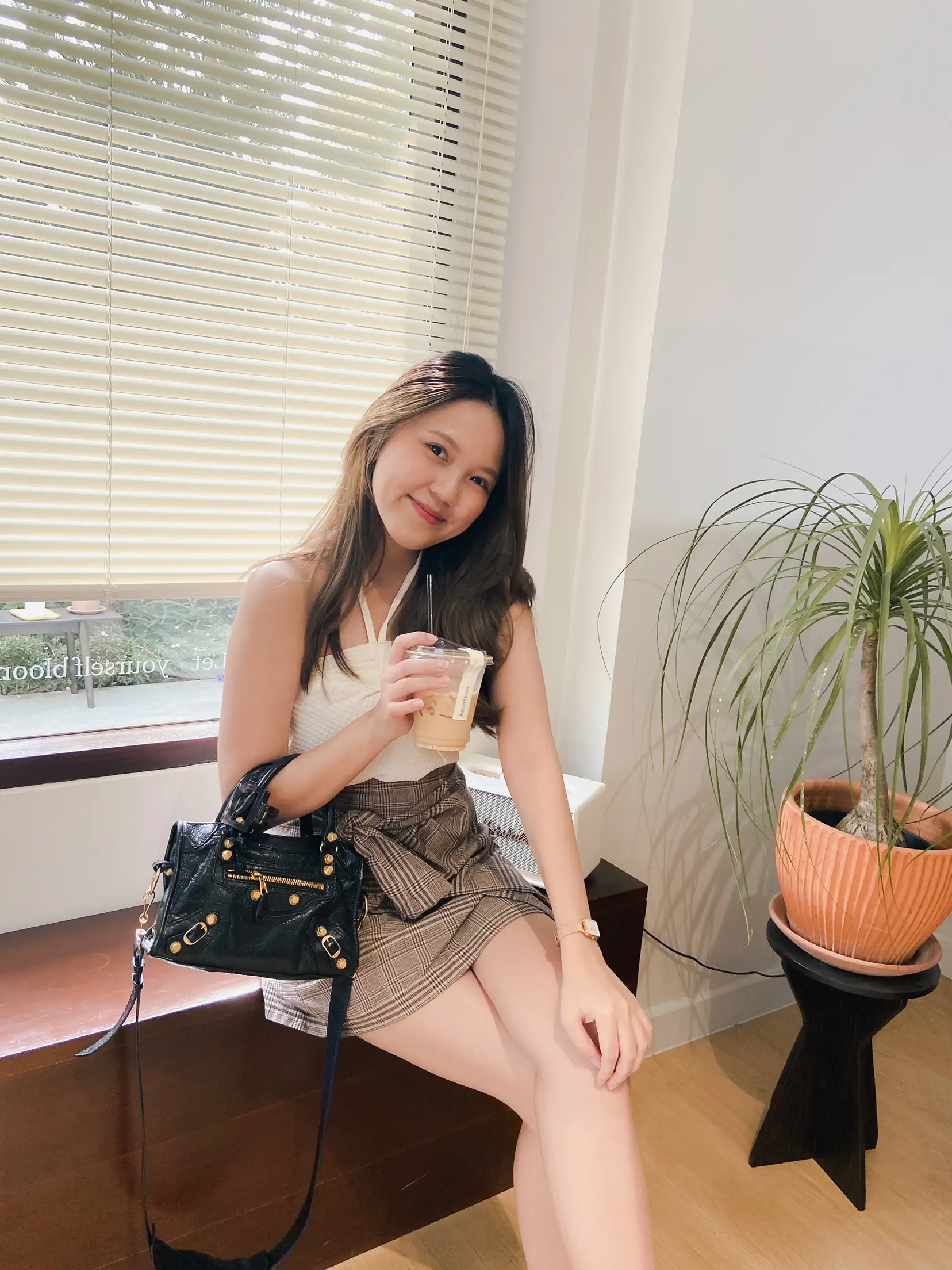 #OOTD 004 ลุคไปคาเฟ่สายเกา | แกลเลอรีที่โพสต์โดย Bestty🧸 | Lemon8