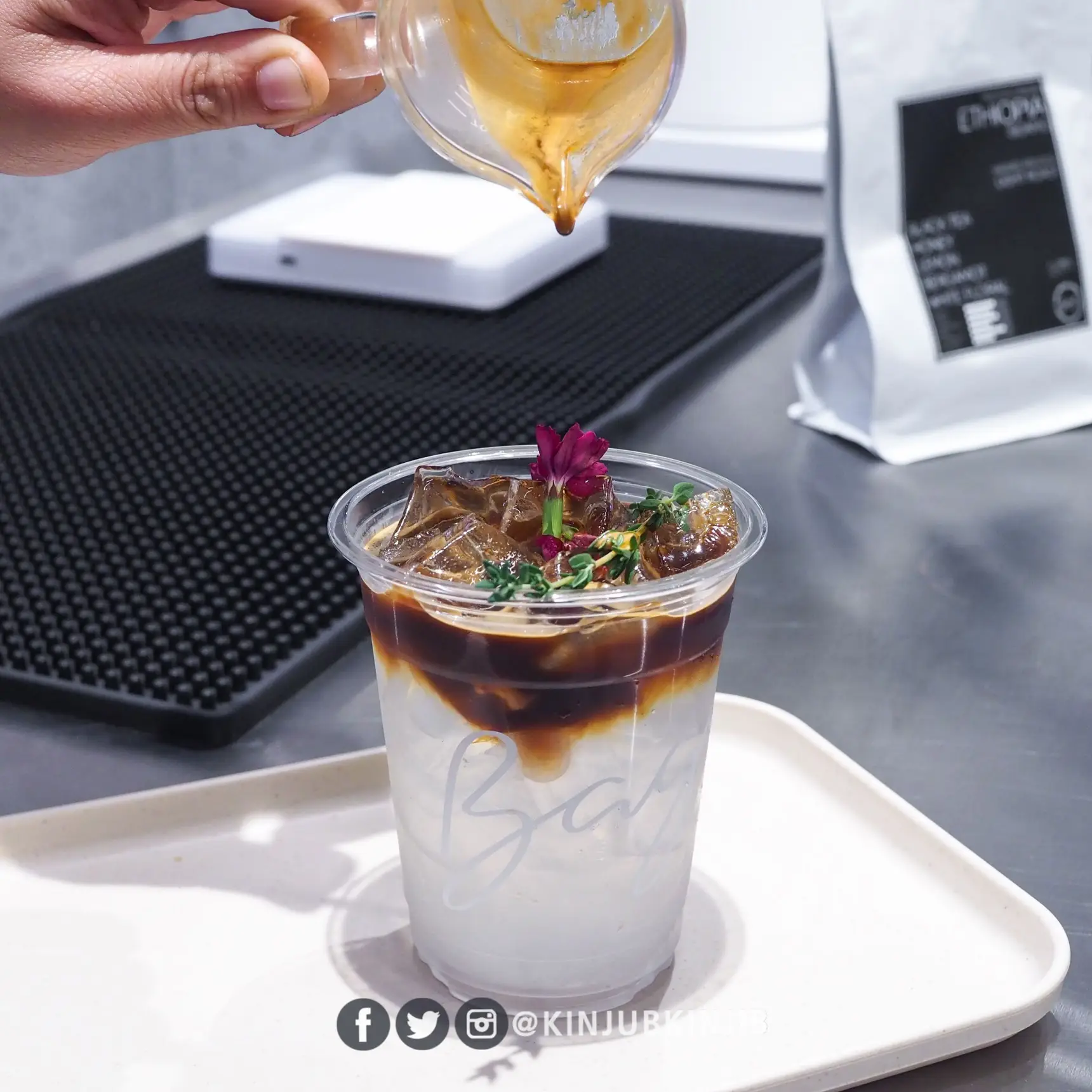 Café BAGA ออกเมนูพิเศษฉลองให้กับนิตยสาร VOUGE | แกลเลอรีที่โพสต์โดย kinjubkinjib | Lemon8