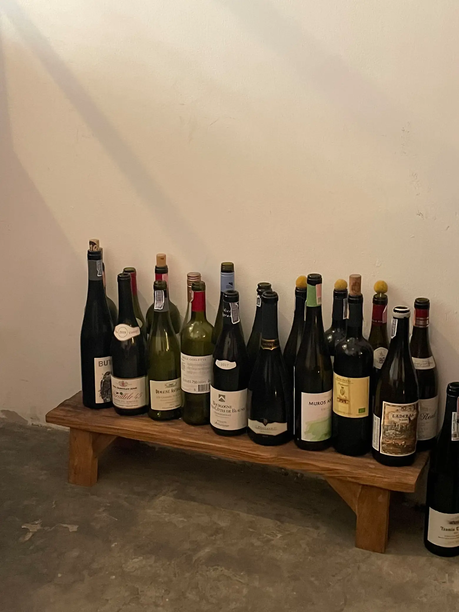 Paris Mei คาเฟ่ Cozy บรรยากาศน่ารัก 🪑🤍💫🧺 | แกลเลอรีที่โพสต์โดย opal658 | Lemon8