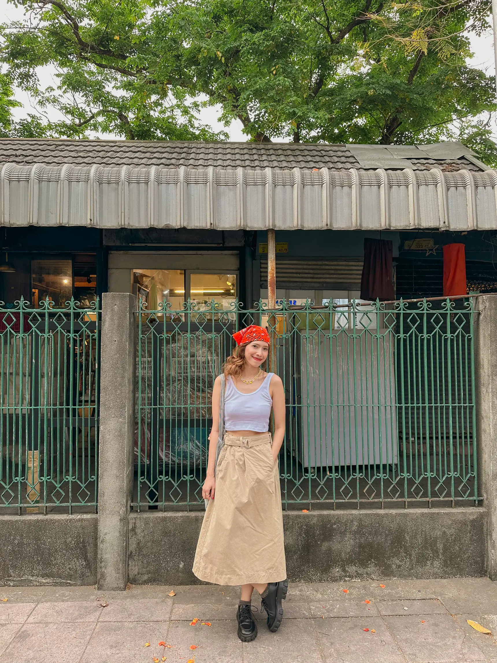 OOTD LOOKS (JJ จตุจักรหน้าร้อน🚨🚗) | แกลเลอรีที่โพสต์โดย asma.ntd | Lemon8