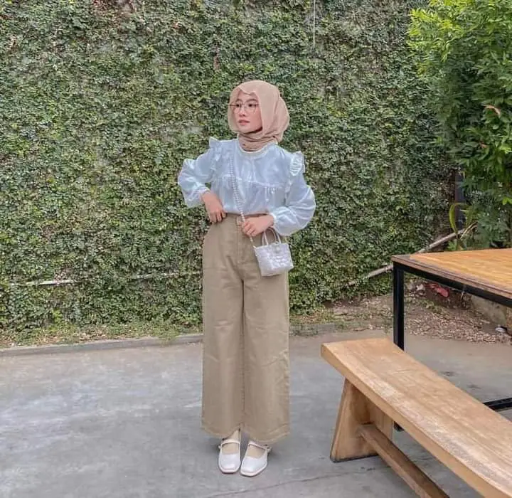 20 ide Ootd Hijab Style Cwe Pendek 150 teratas di 2024