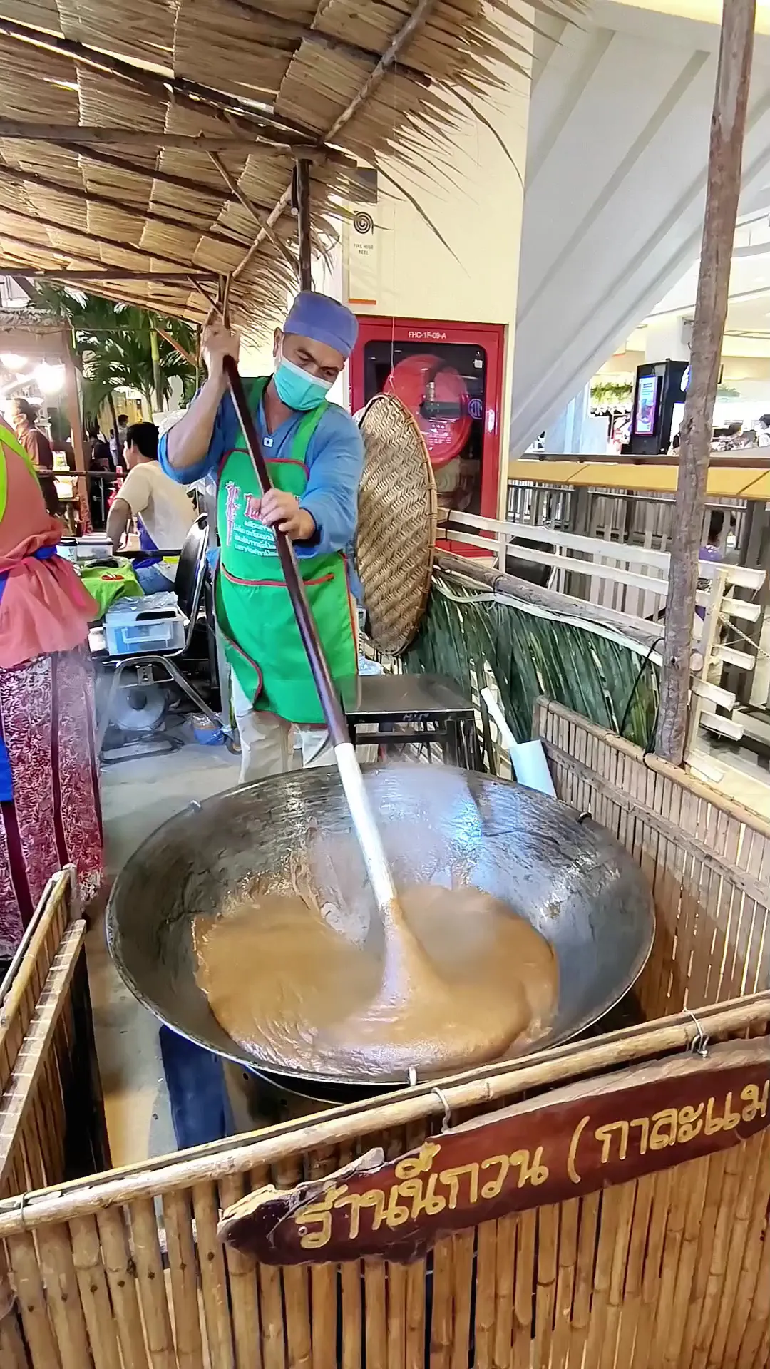 Kalamae Fresh Coconut Milk | KiNG Street Food | วิดีโอที่เผยแพร่โดย ...