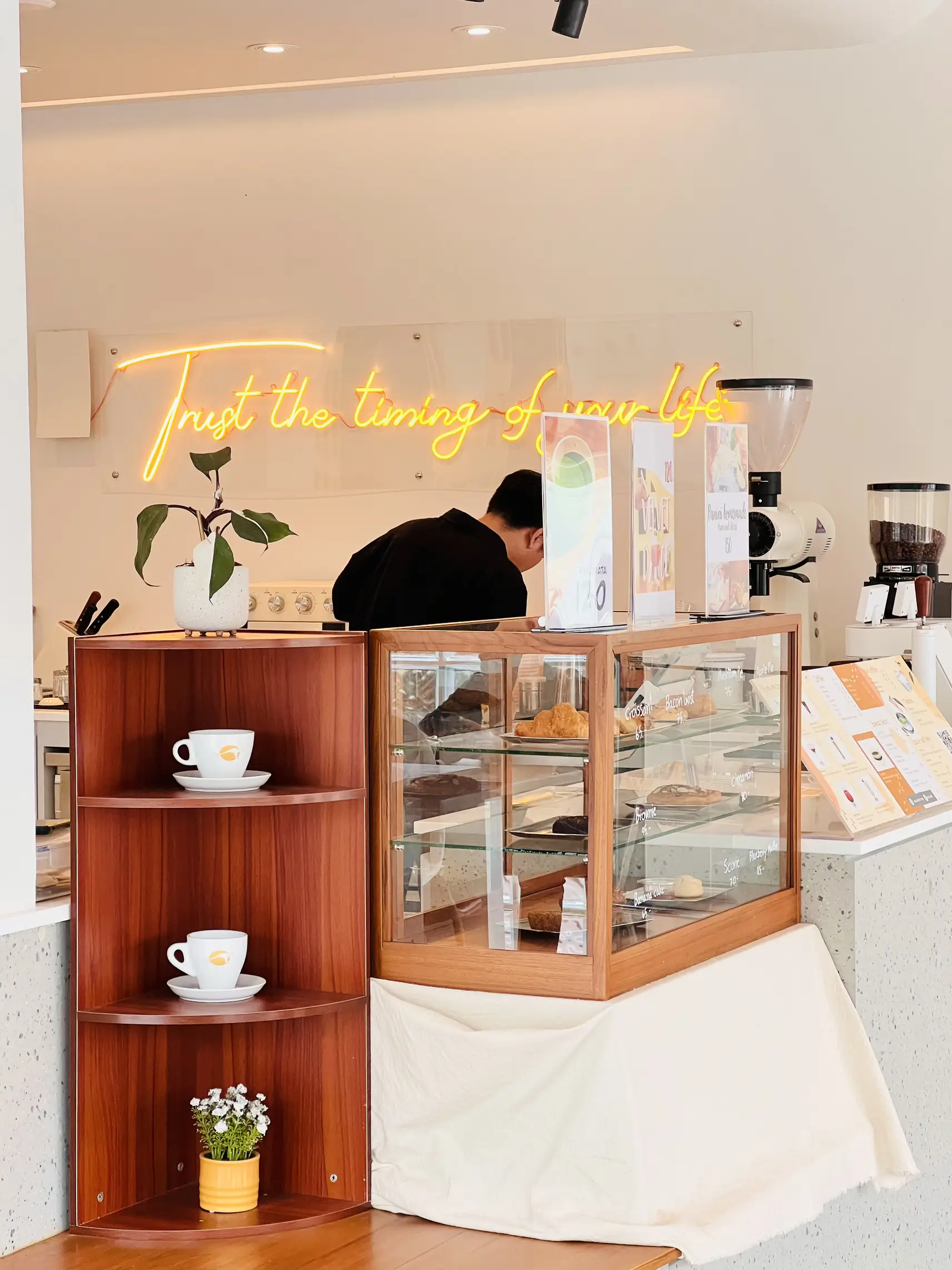 คาเฟ่ | แกลเลอรีที่โพสต์โดย Pat_Nk | Lemon8