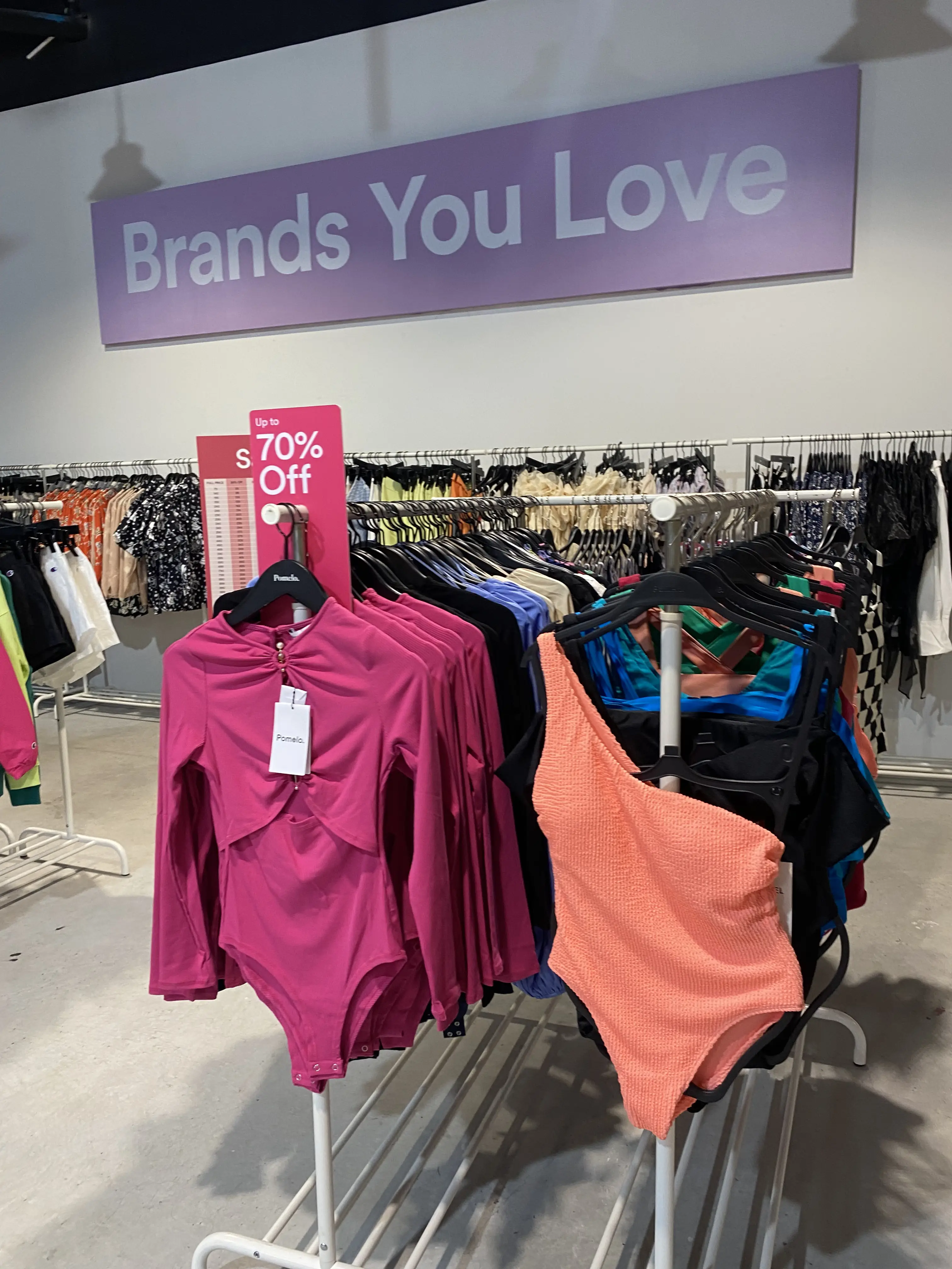 พิกัด📍Pomelo ลดทั้งร้านสูงสุด 70% 👗 | แกลเลอรีที่โพสต์โดย contentgirl👧🏻 ...