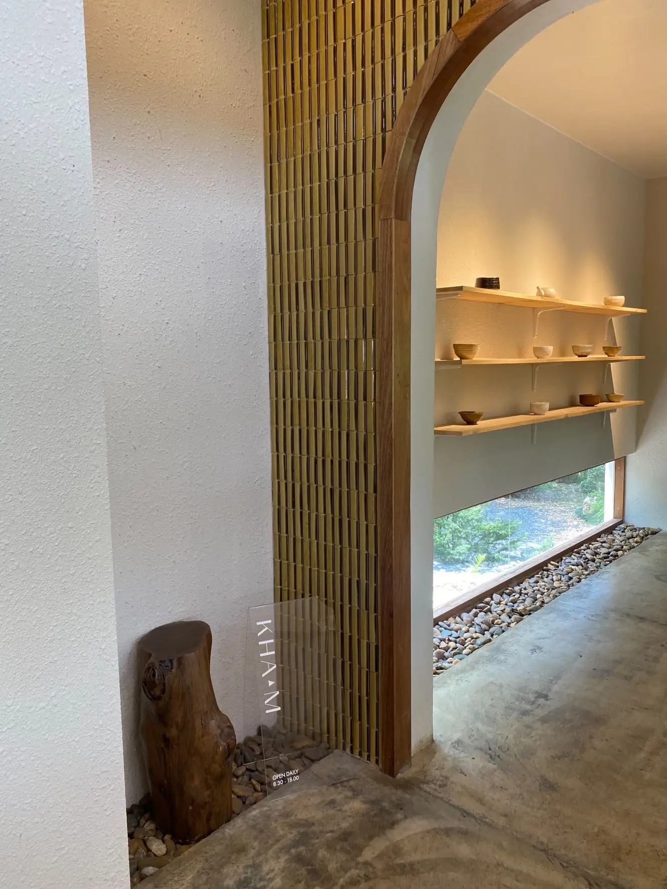 Pointing his big cafe, the light is beautiful. 🏡🌳🎋 | Gallery posted by survey | Lemon8