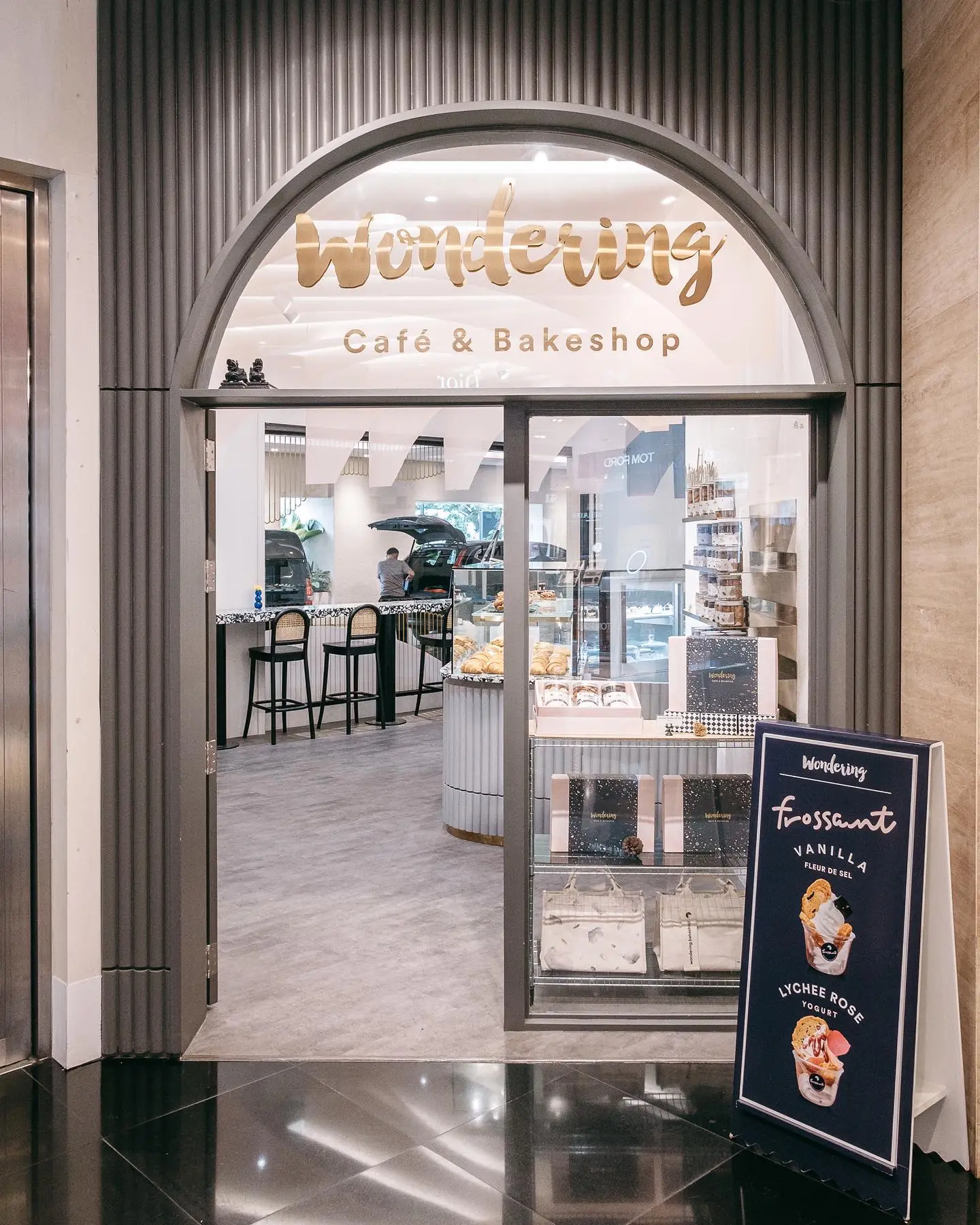 Wondering Bakeshop คาเฟ่ขนมอบชื่อดังมีสาขาที่เซ็นทรัลชิดลมนะ | แกลเลอรีที่โพสต์โดย Rattomarty ...