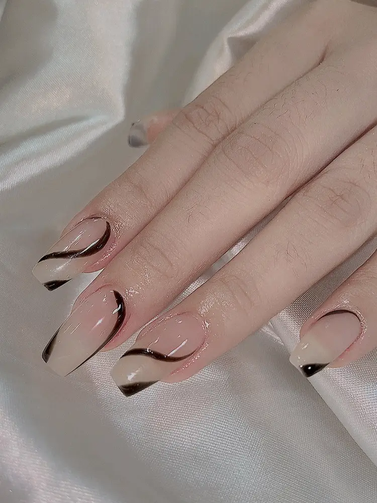 Một mẫu Nail siêu chiến💅🏻 Đơn giản/ Sang choảnh 🖤 | Bộ sưu tập do Thảo Kathy đăng | Lemon8