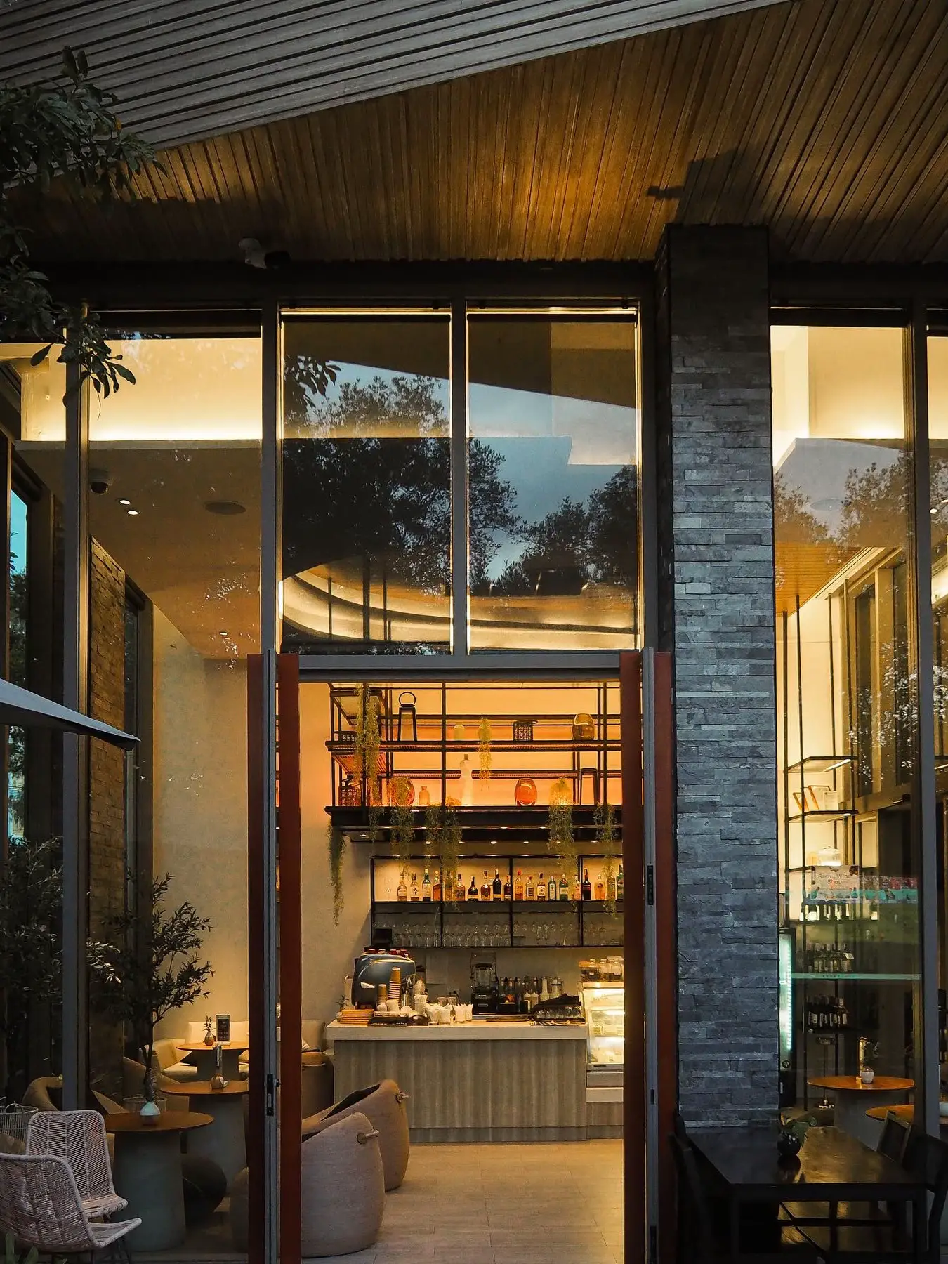 แนะนำโรมแรม สระว่ายน้ำ infinty pool วิวสวย | พัทยา | แกลเลอรีที่โพสต์ ...